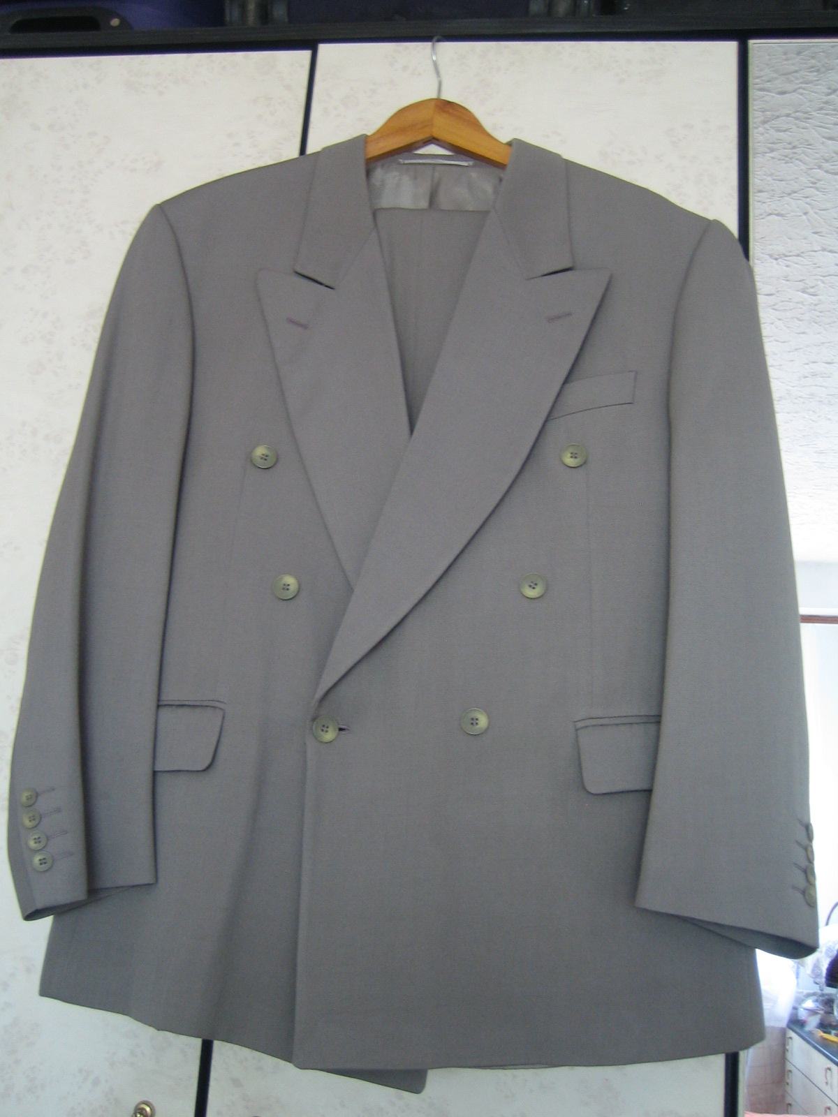 Odijelo Siscia (Sissar) sivo, vuneno, novo 42S