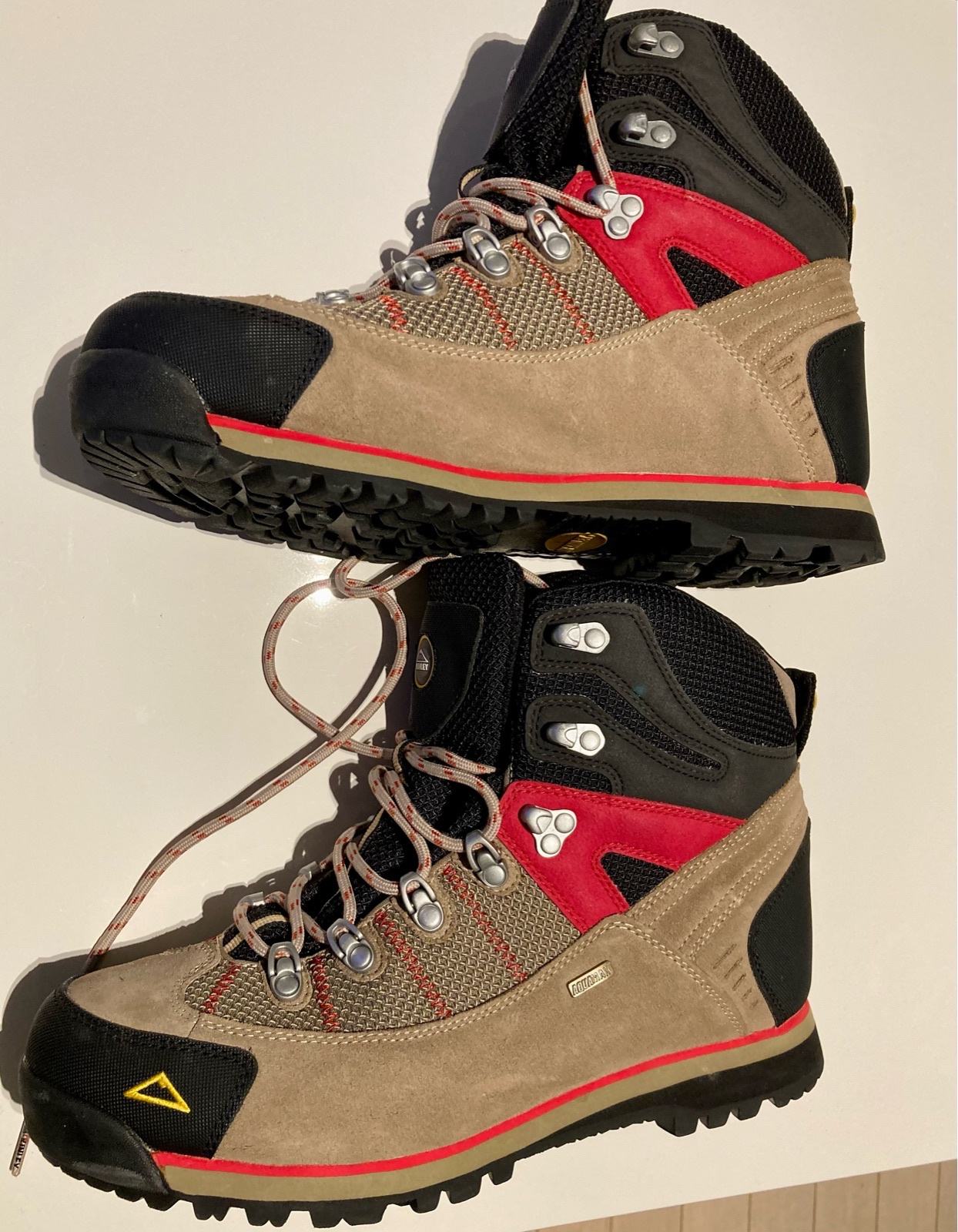 Nove gojzerice, cipele za planine i snijeg,br.44