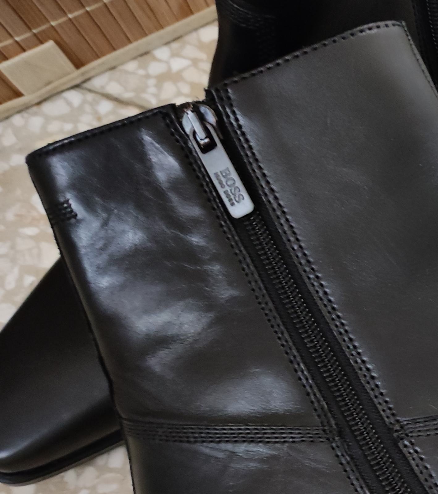 Kožne Hugo Boss cipele/čizme br. 8 ( 43 )