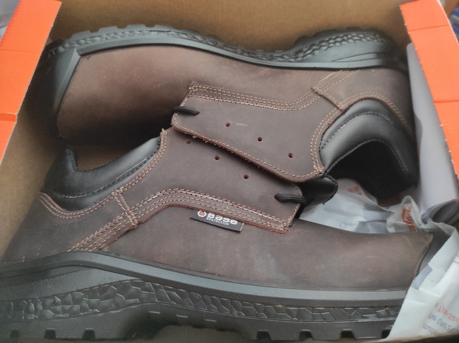 Vrhunske radne cipele Base broj 48 i broj 49