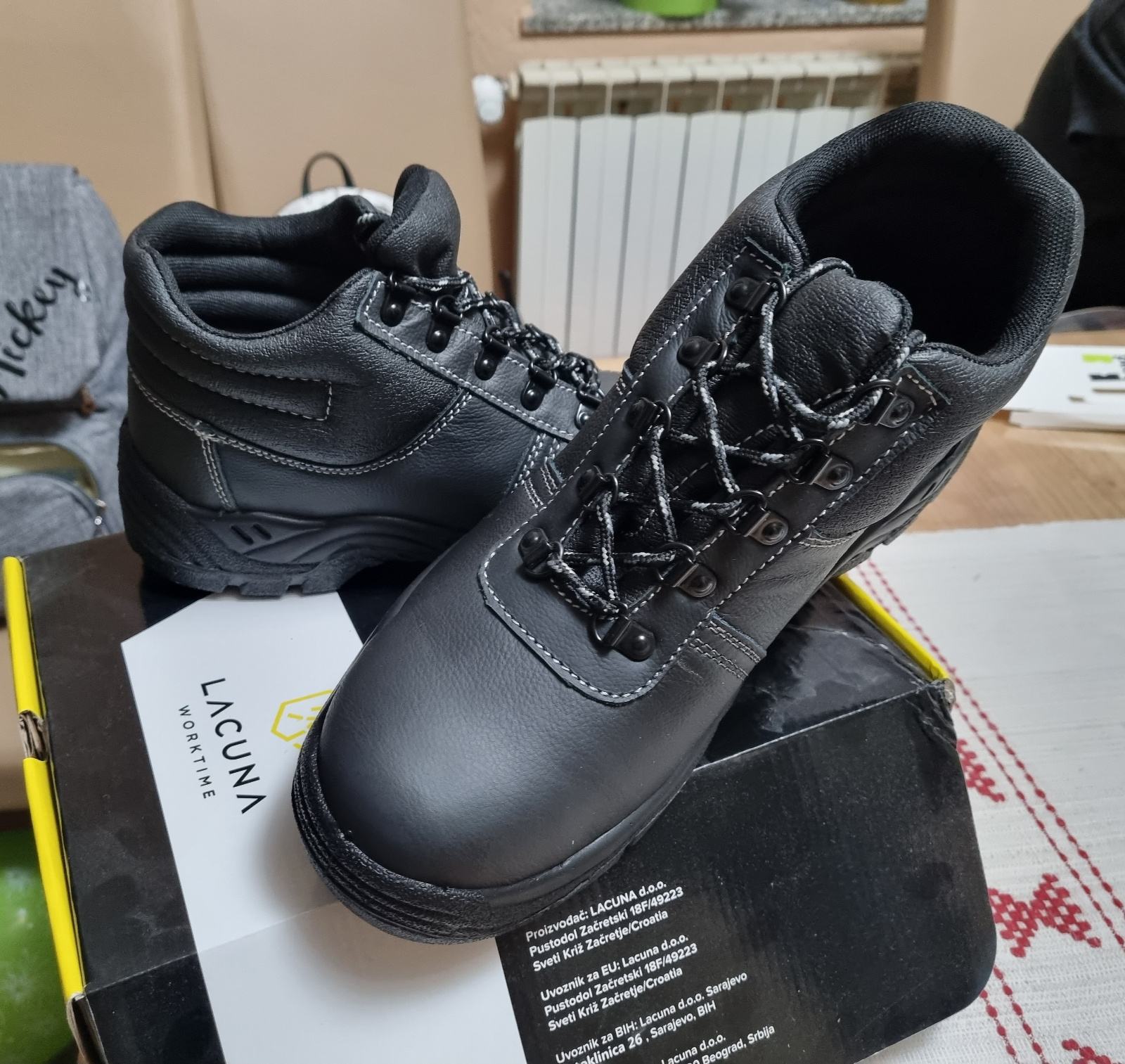 Zaštitne cipele vel.42, Lacuna Agate S3