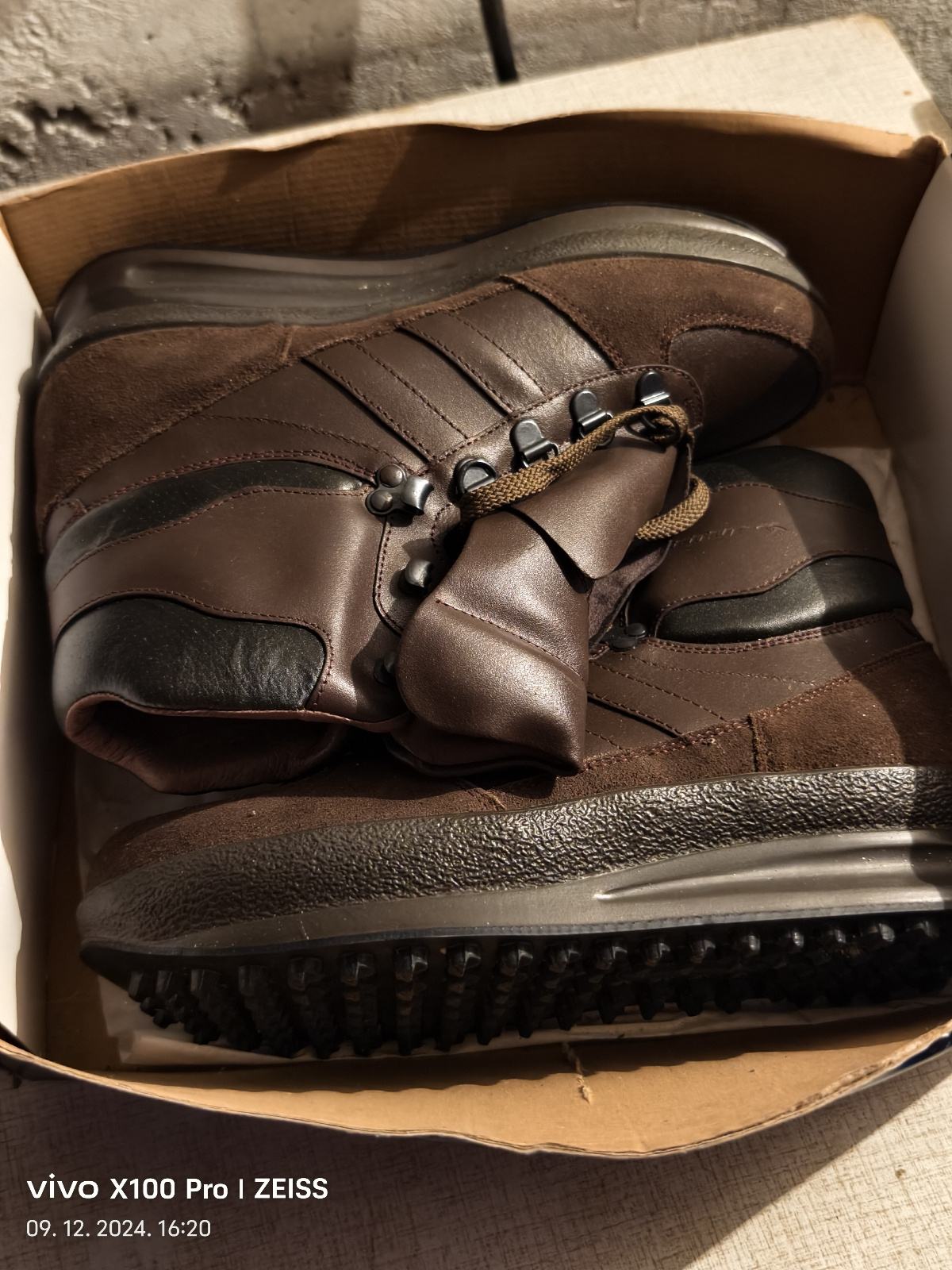 Gojzerice scout od Sloge, Adidas tipa, nove, br.41