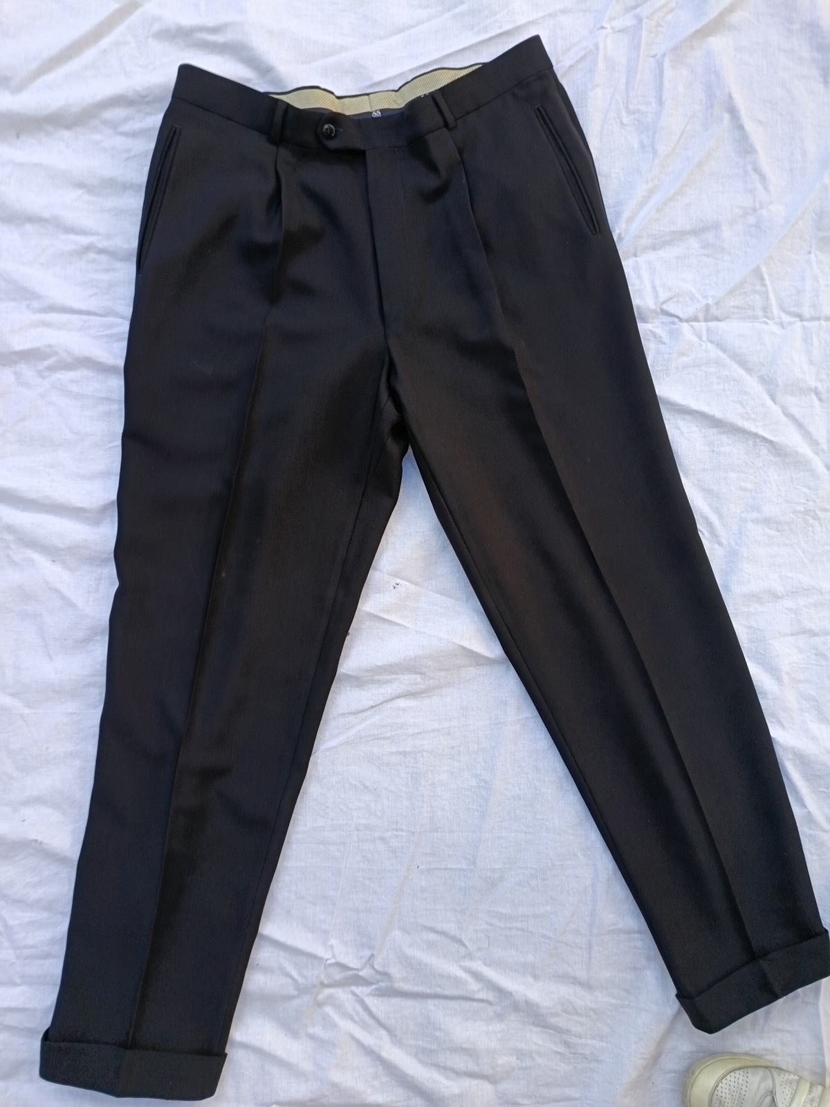 Hugo Boss muške svečane hlače struk 50 cm/W38