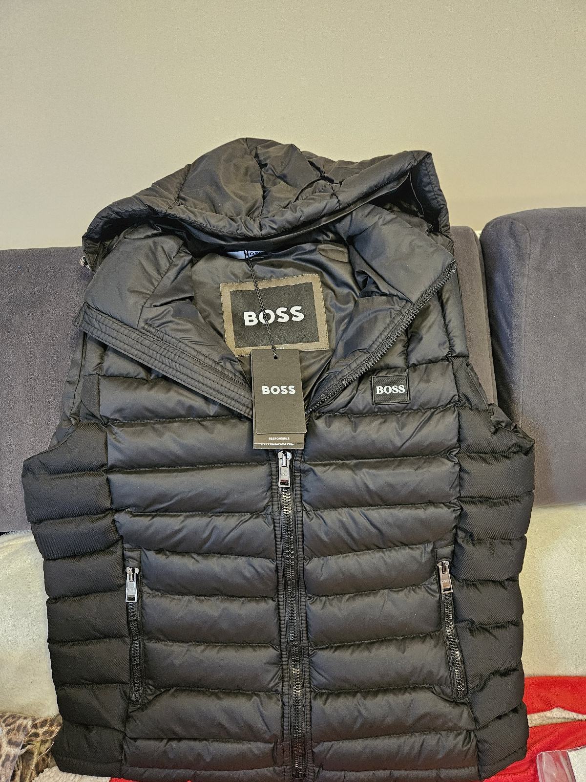 Hugo Boss prsluci, original!
