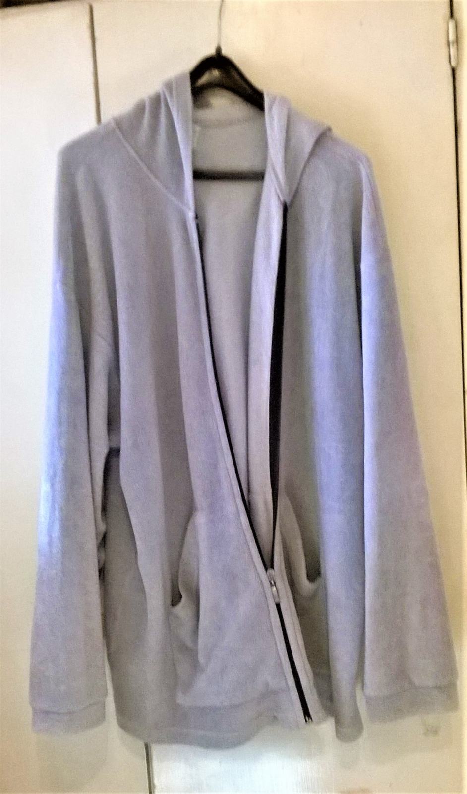 Haljetak sa kapuljačom 15 kn