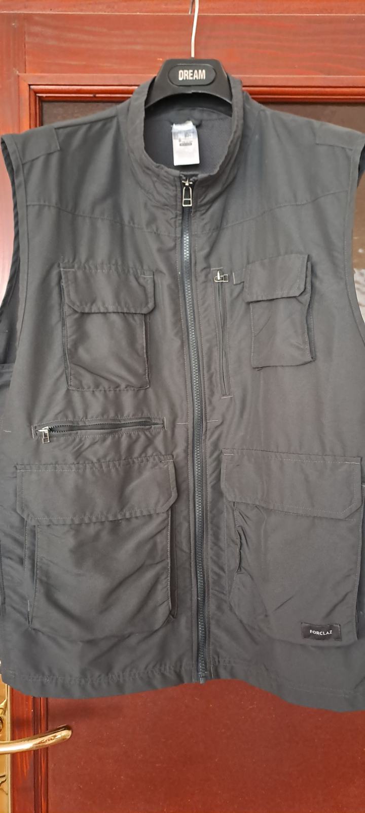 Prsluk muski prodajem.