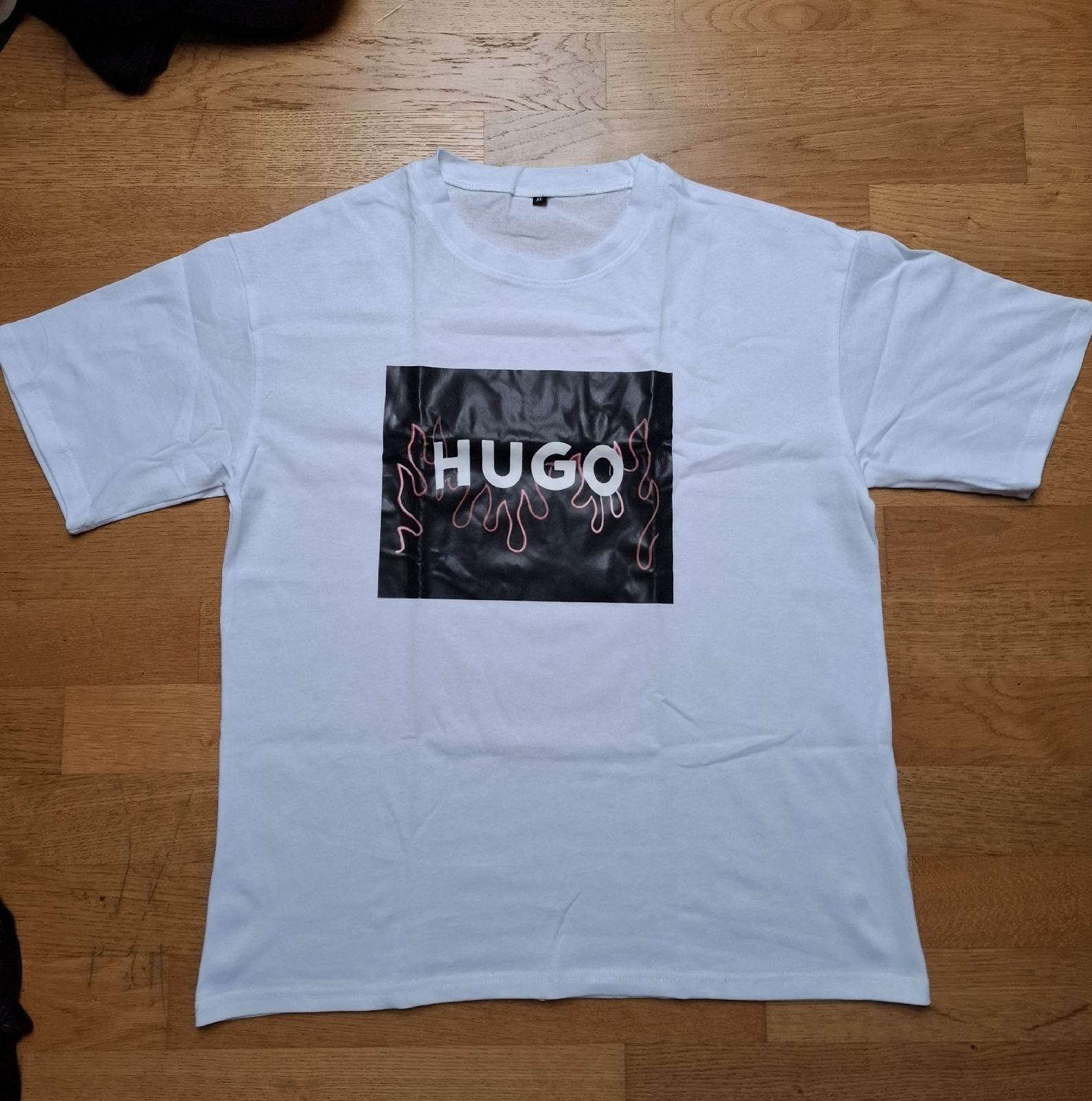 HUGO BOSS - Kratka majica (L)