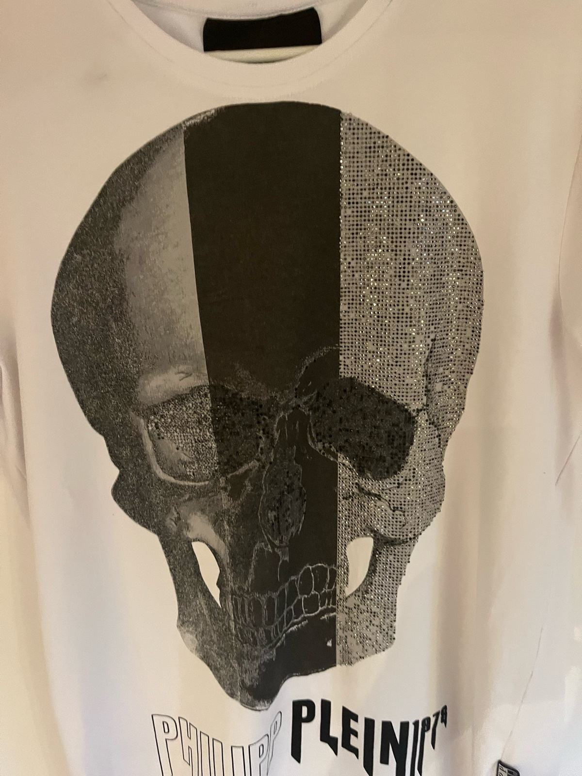 MAJCA PHILIP PLEIN PRODAJEM HITNO!