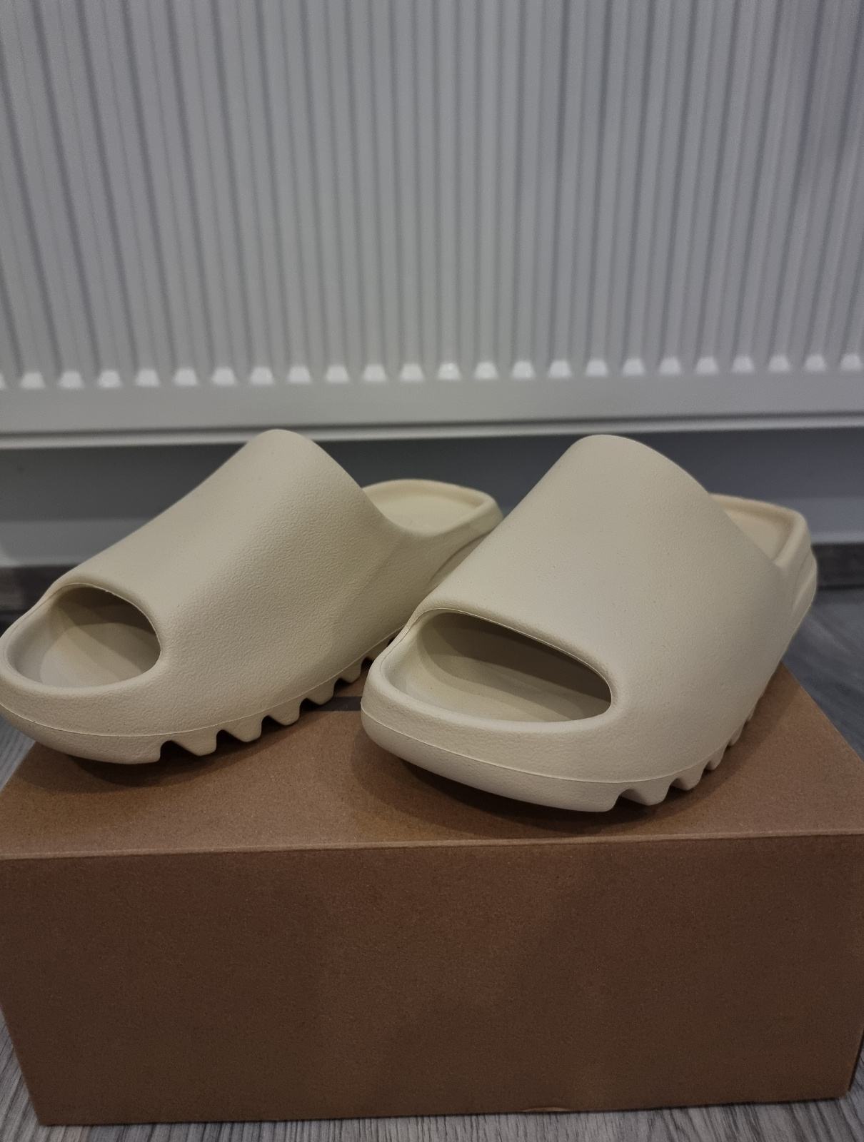 Yeezy Slide Bone