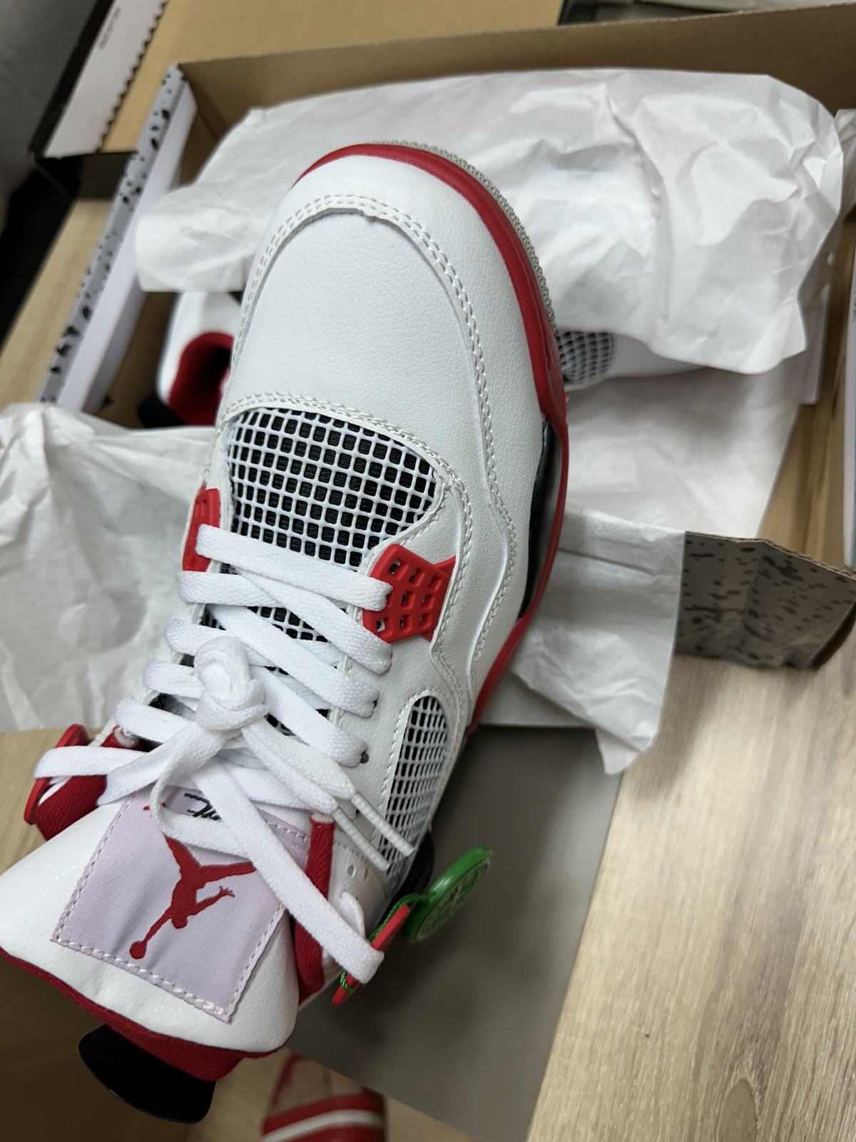 Air jordan 4 retro, nove tenisice.. razvidnonsa slike