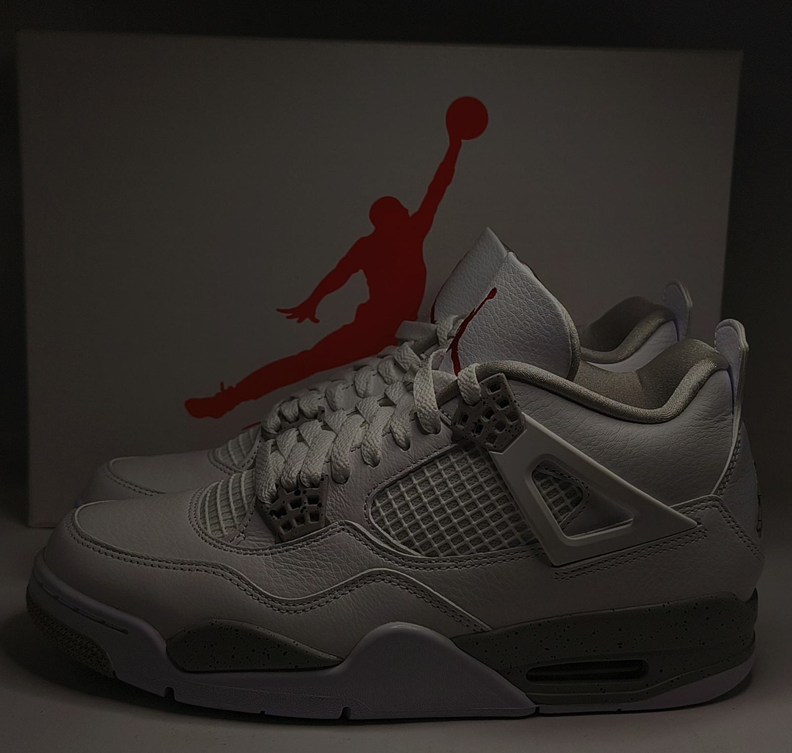Air Jordan 4 White Oreo, EU 42.5
