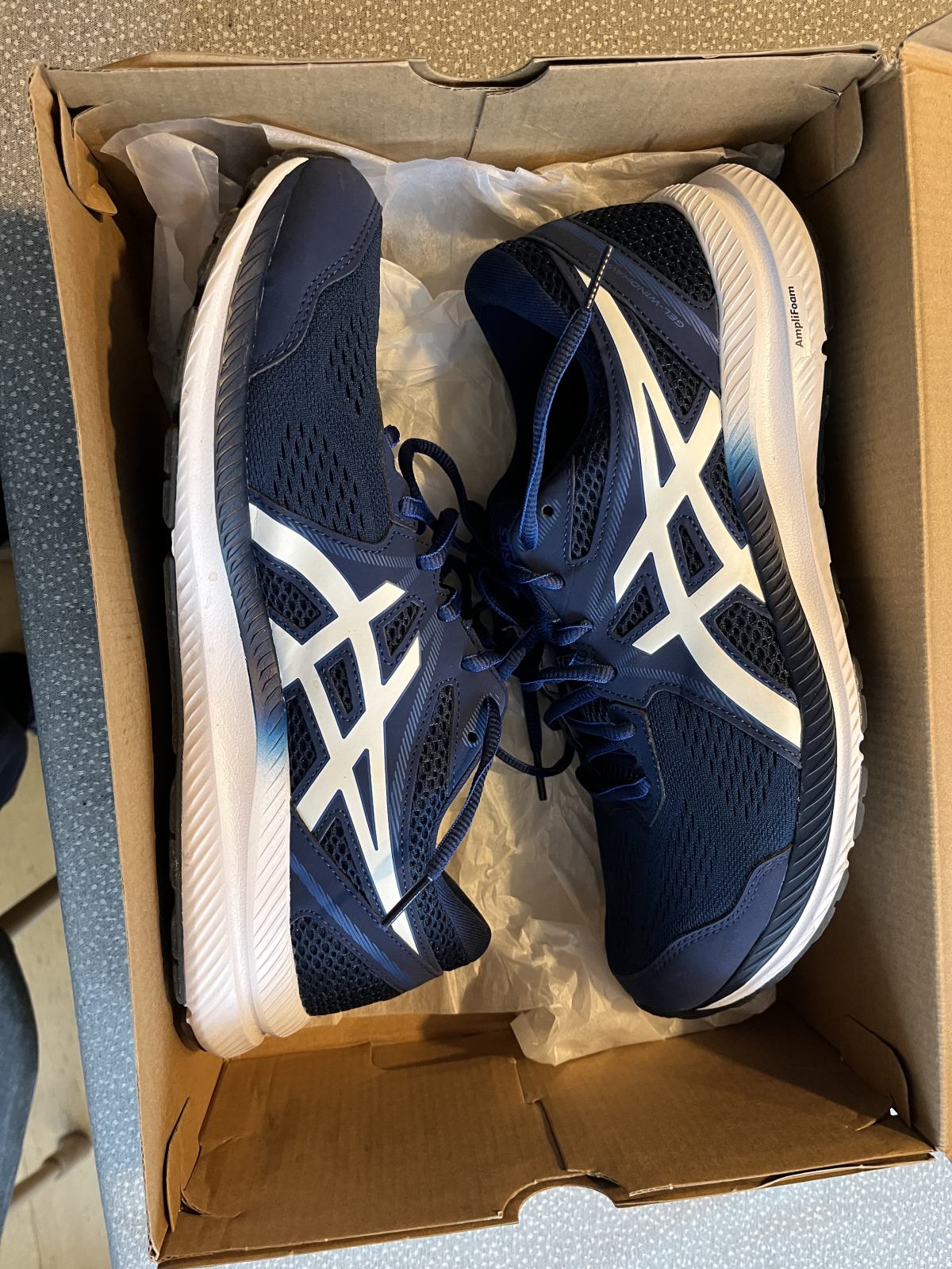 Asics tenisice br 45 jogging