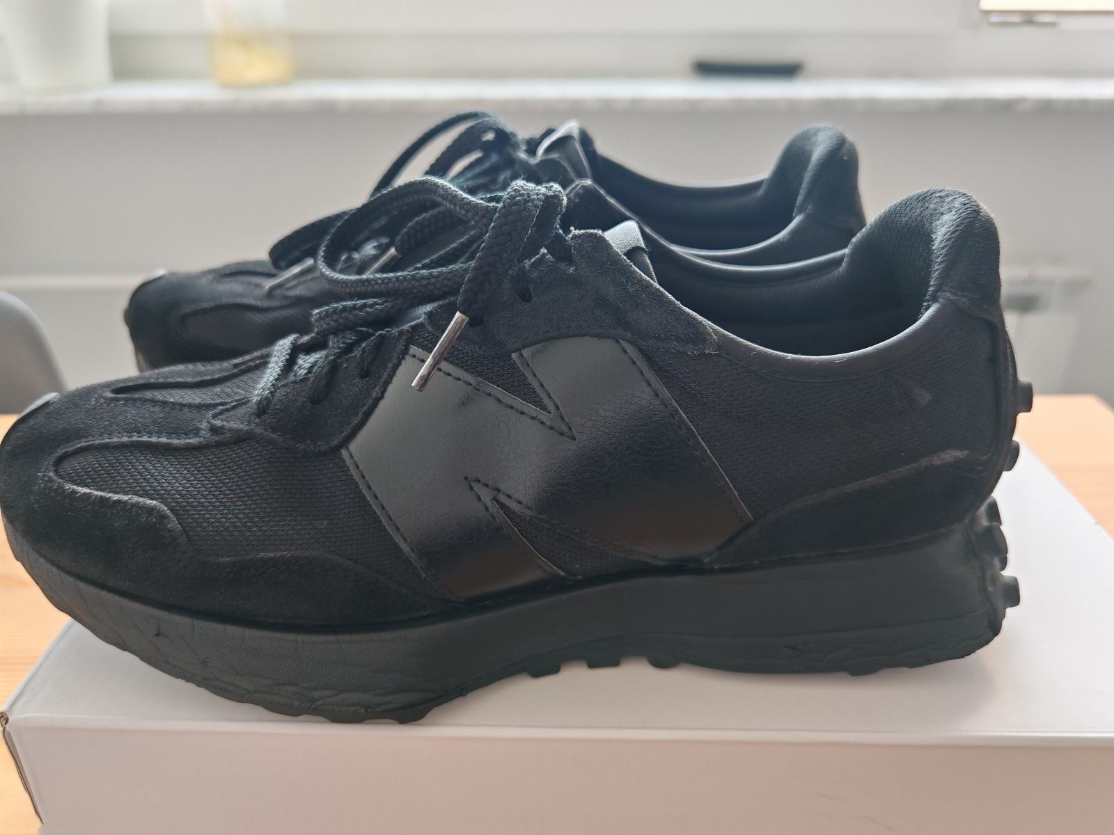 New Balance 327 all black