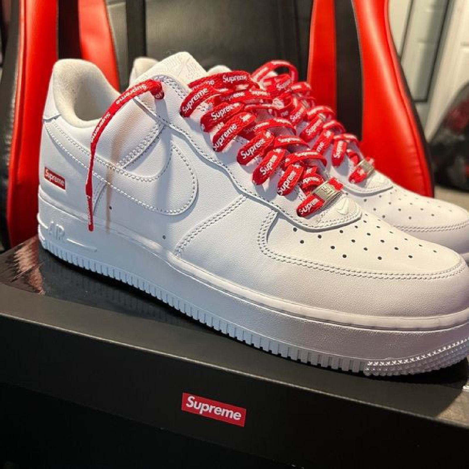 NIKE AIR FORCE X SUPREME
