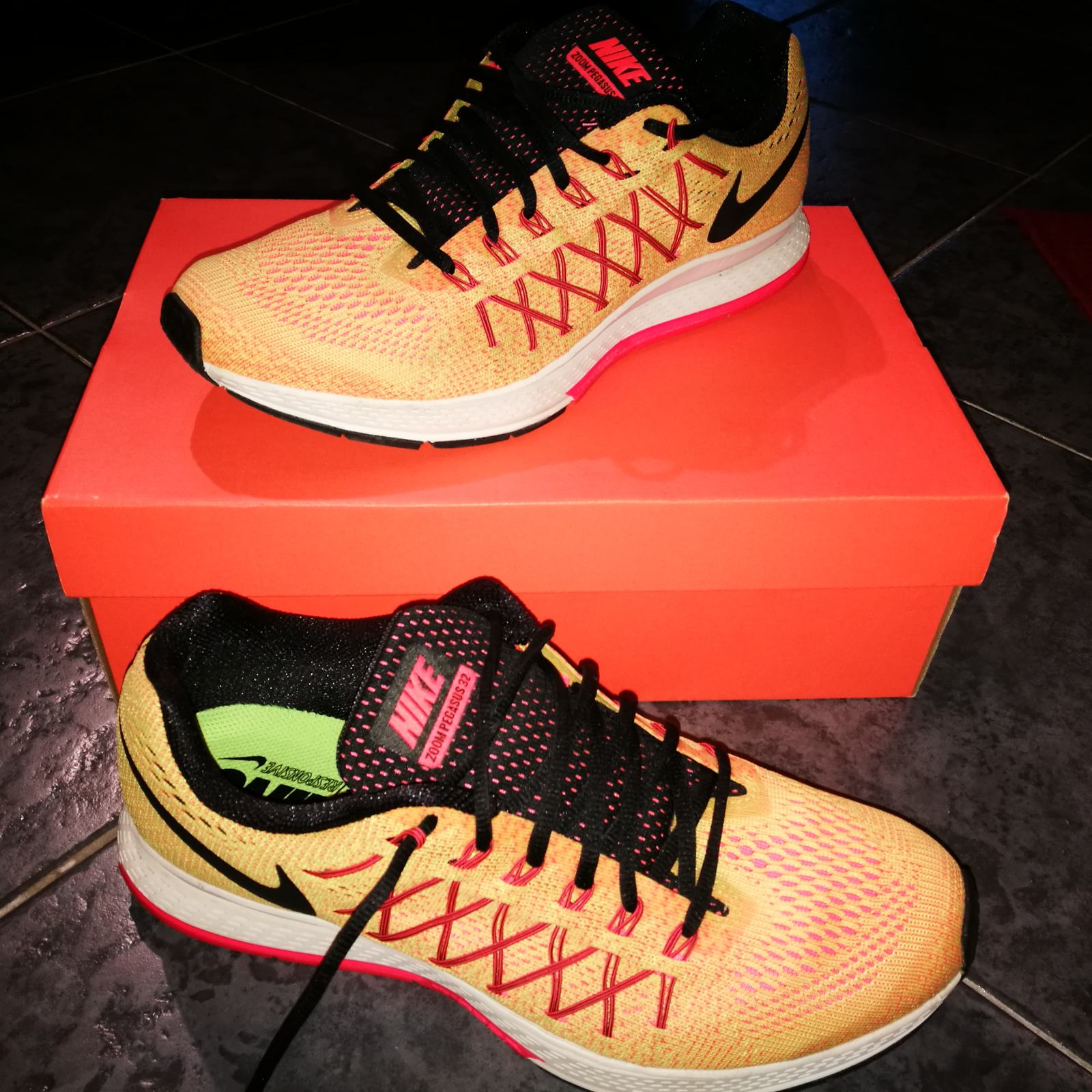 NIKE Air Zoom Pegasus 32