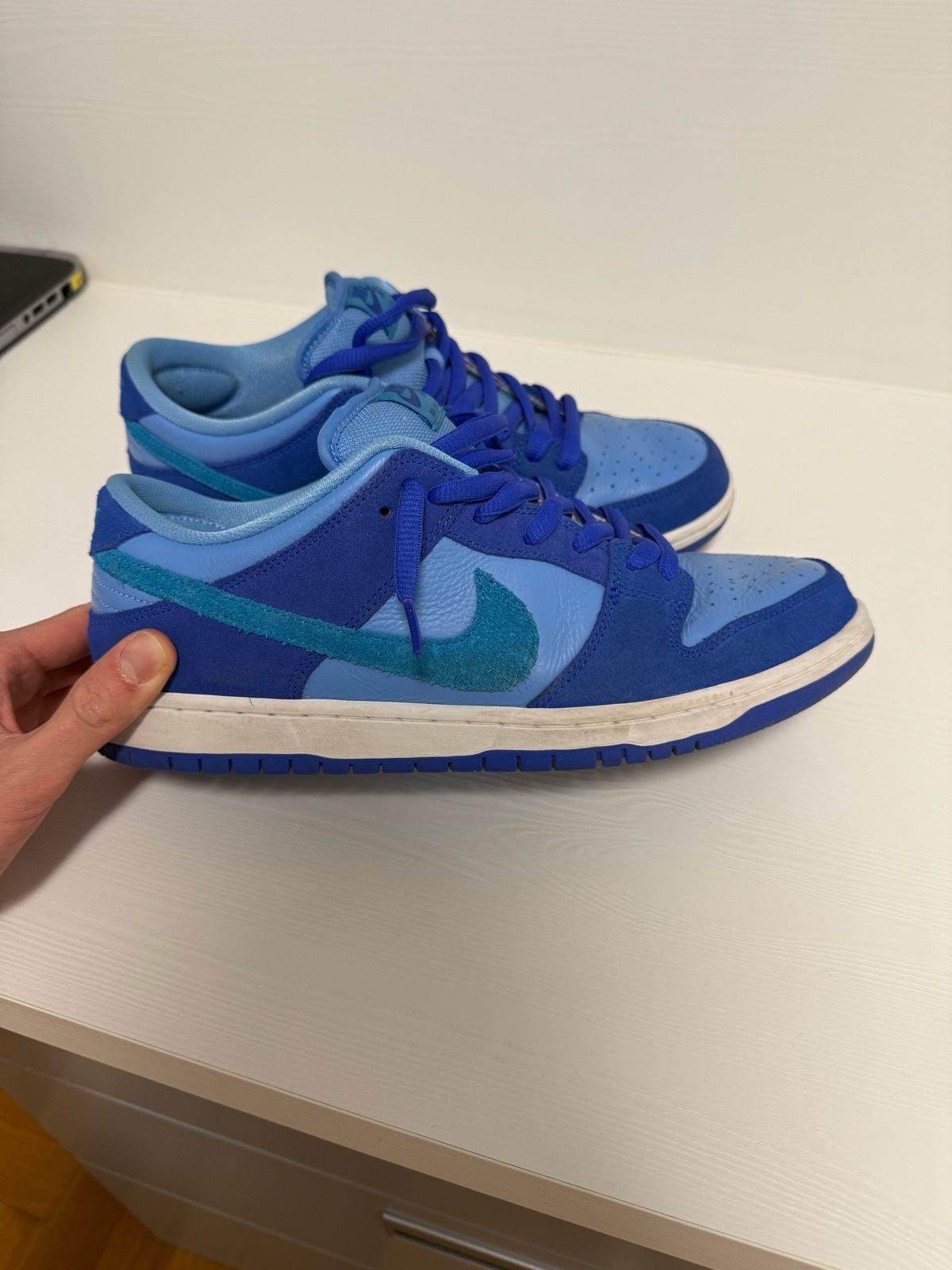 Nike dunk low raspberry