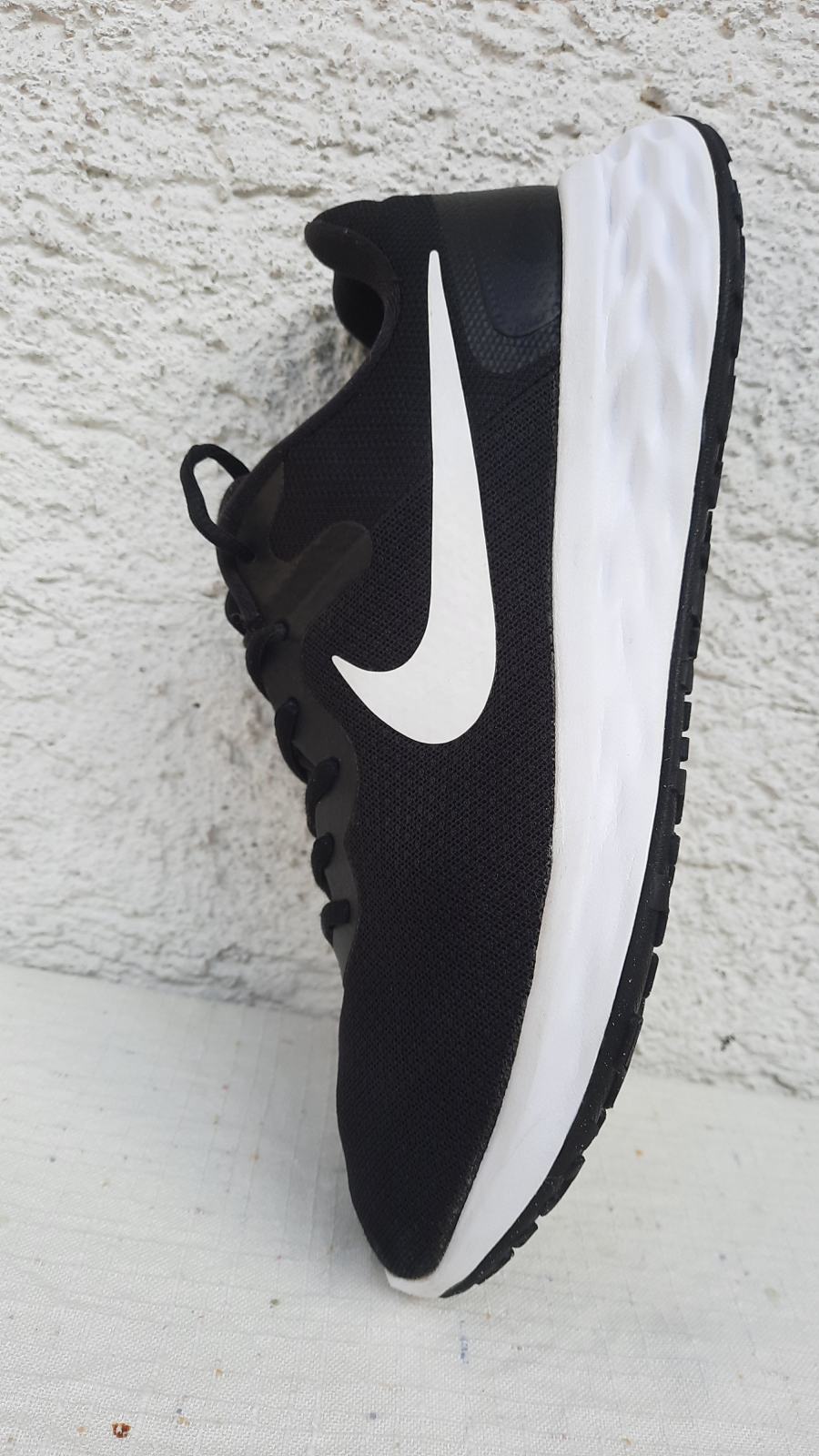 Nike Revolution 6 muške lake tenisice EUR 43