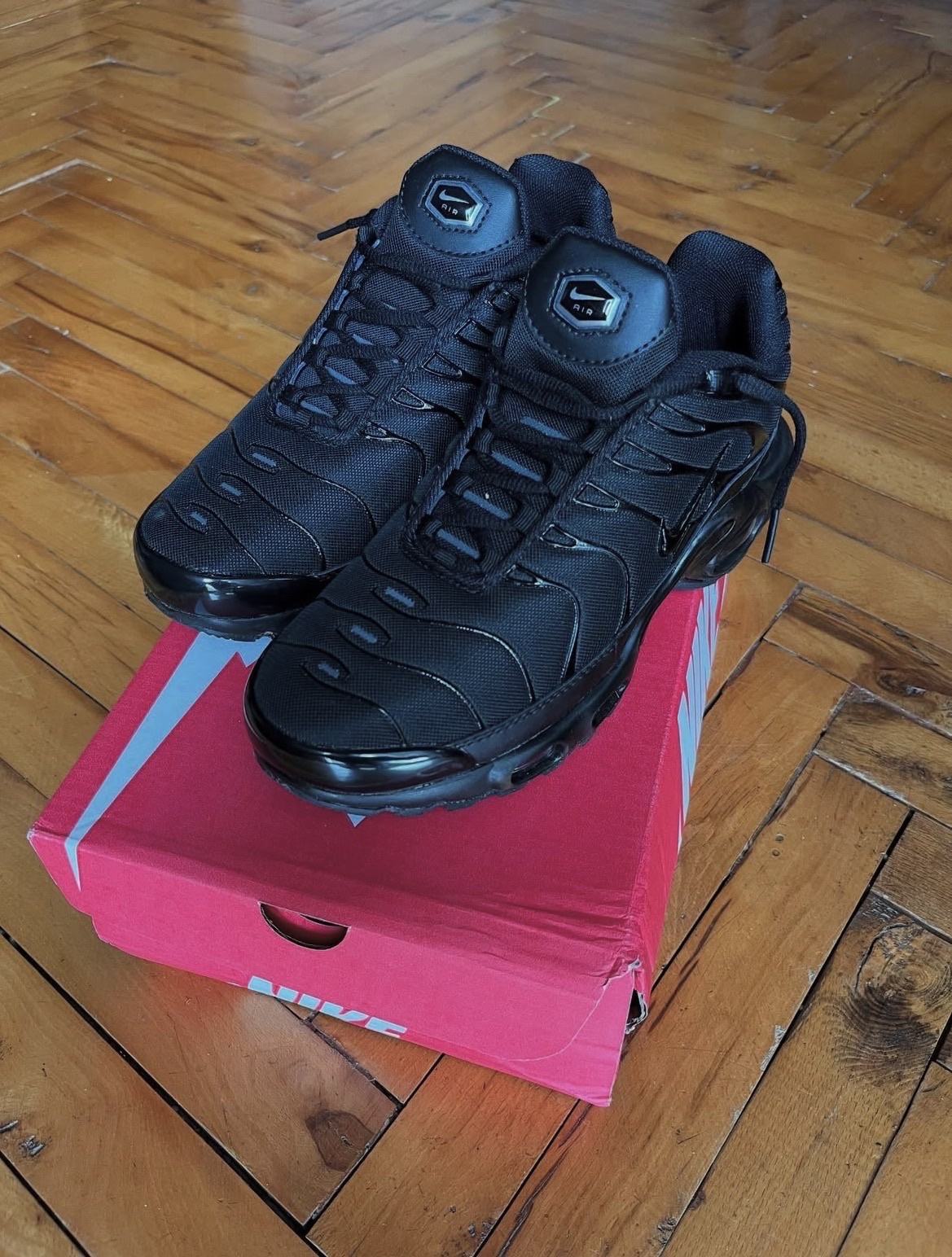 Nike Tn triple black
