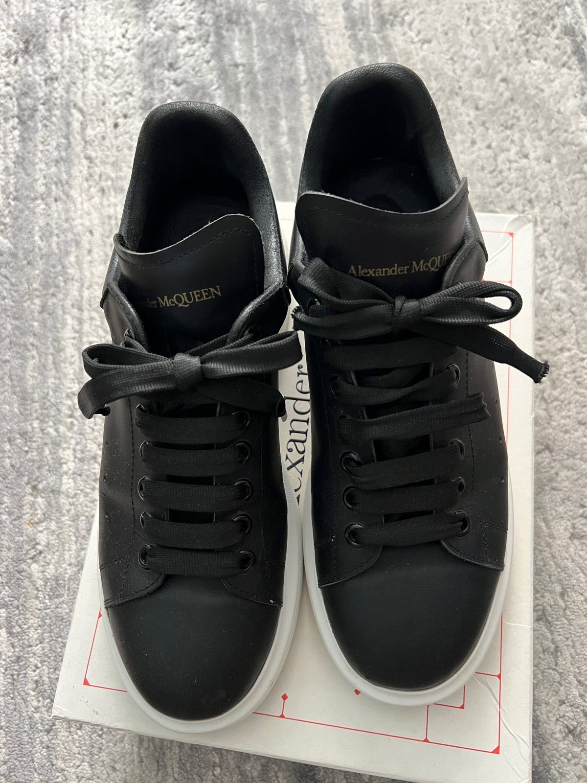 Patike alexander mcquenn 44