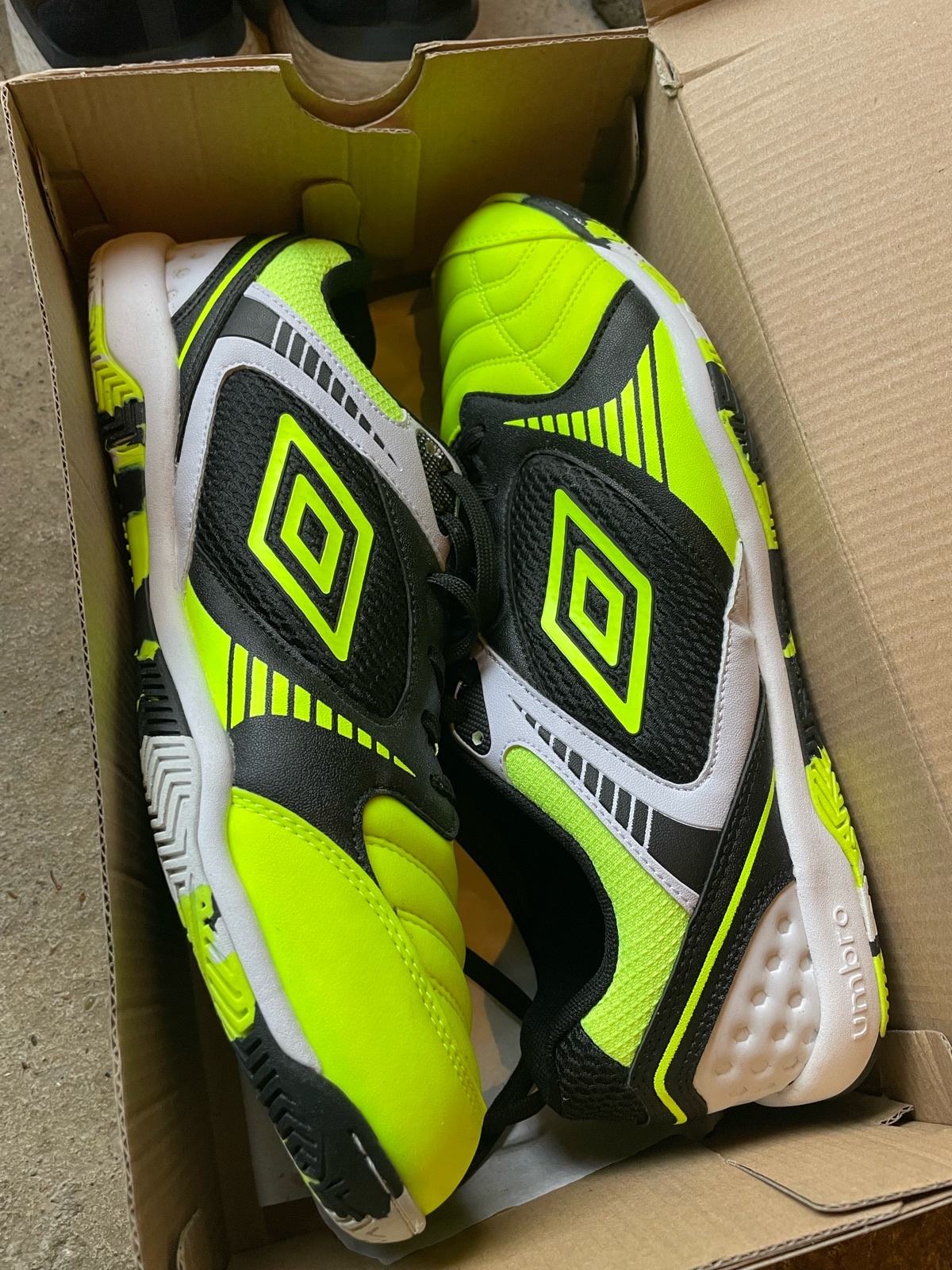 Umbro sportske tenisice NOVE br 44