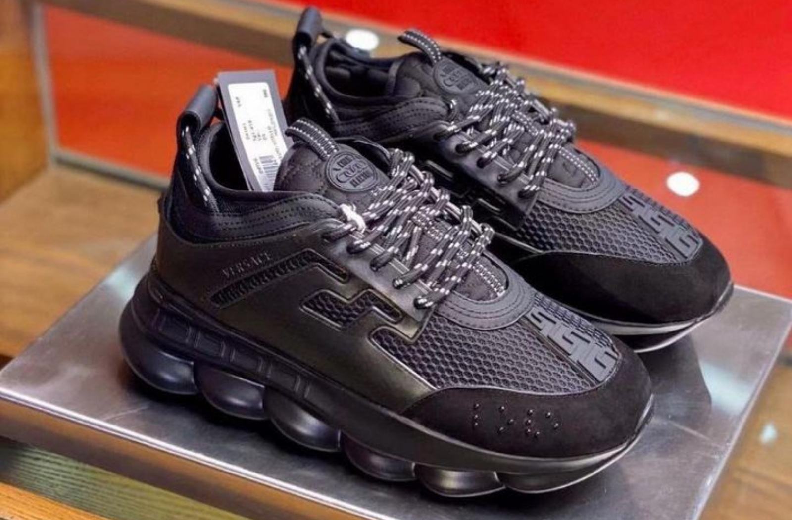 Versace chain reaction