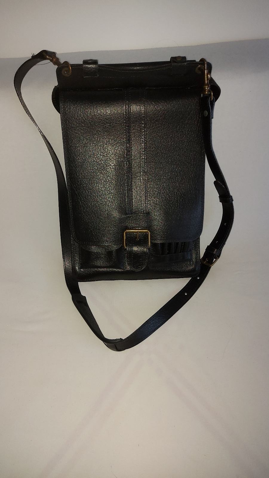 Časnička crna torba