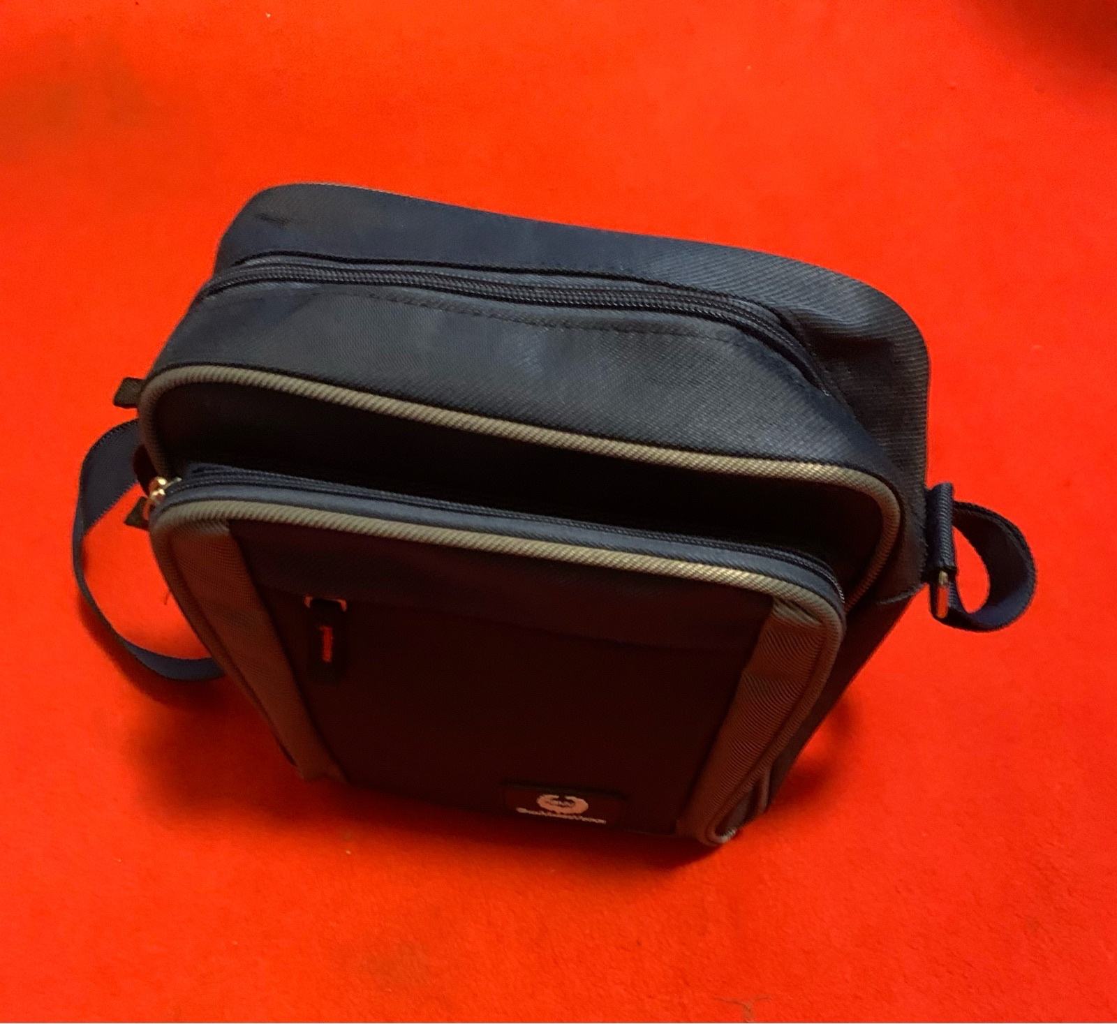 MUSKA TORBICA 26x22x8 NOVO