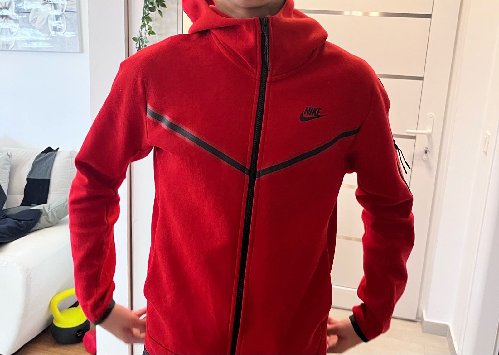 Nike tech fleece crveni broj S