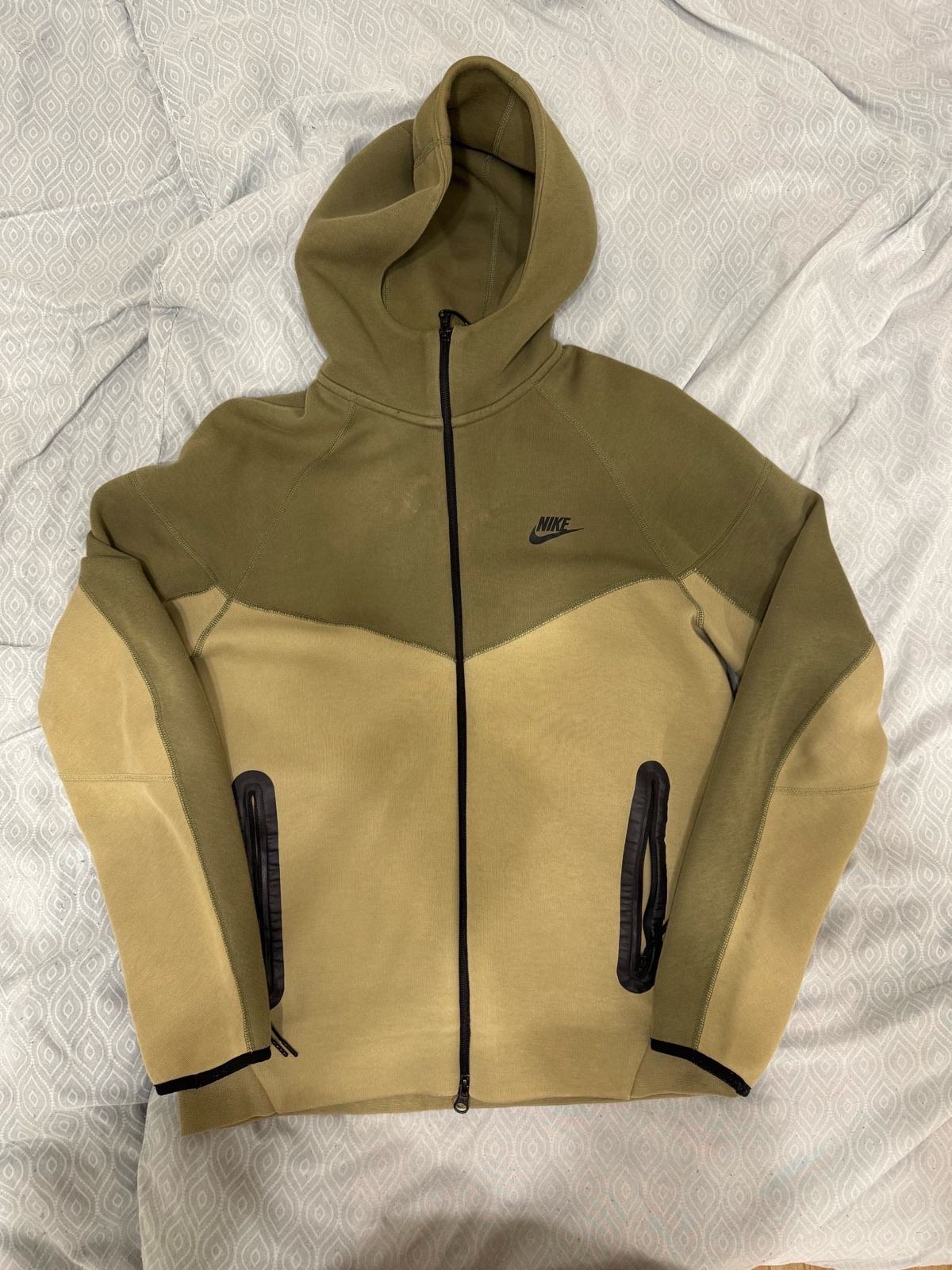 Nike Tech Fleece M