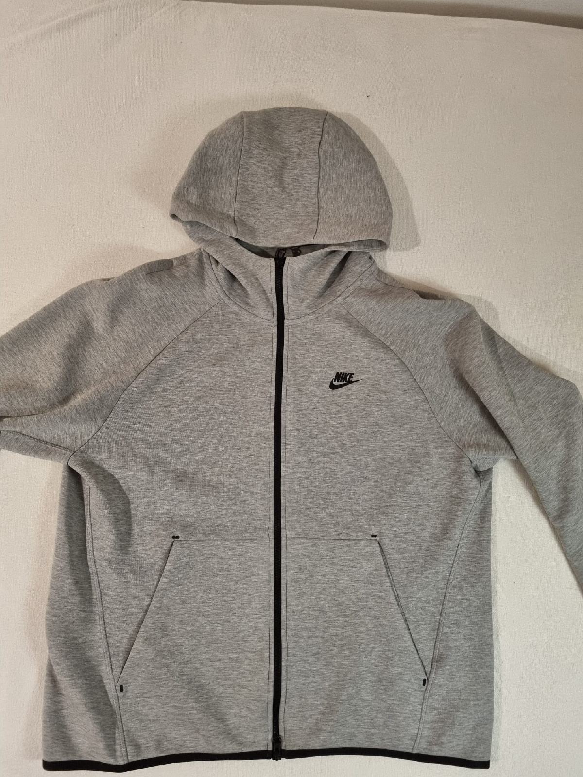 Nike tech fleece sivi XL