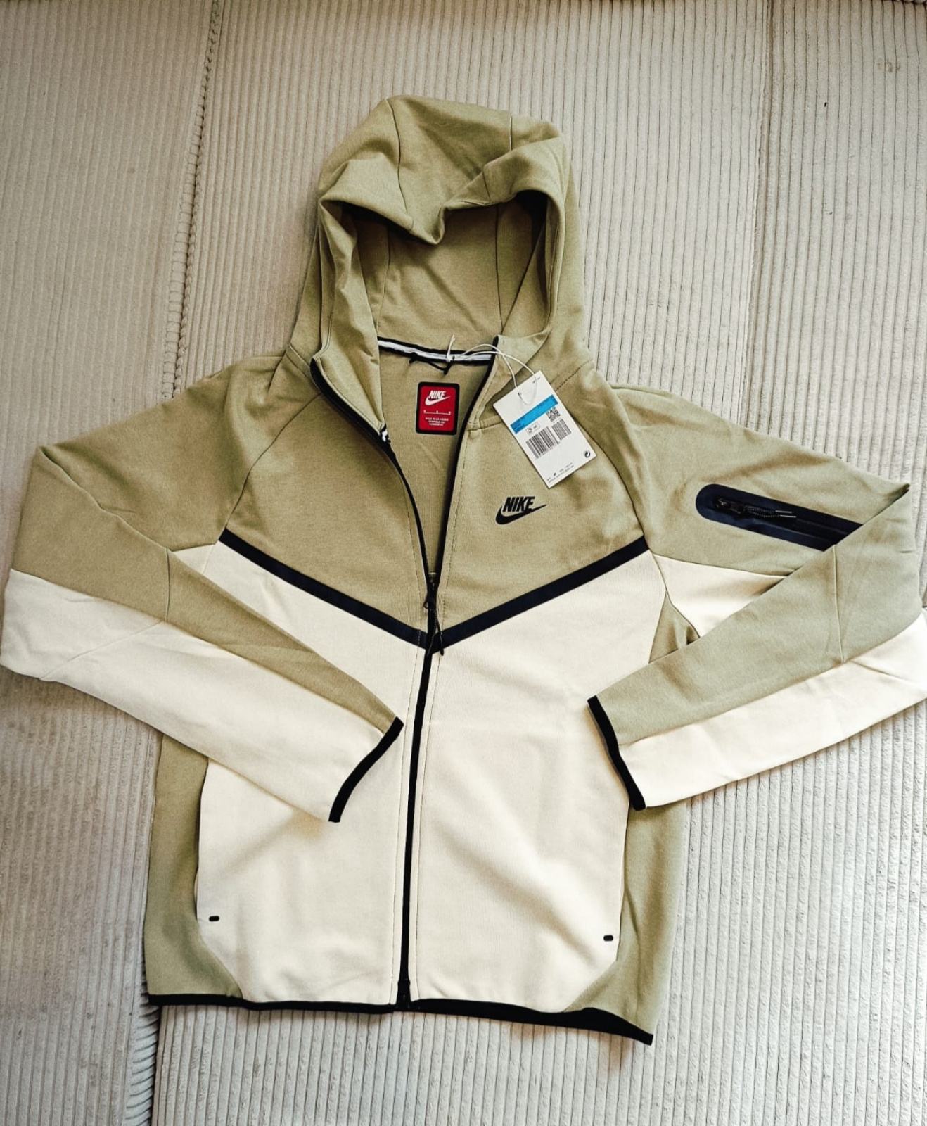 NIKE TECH FLEECE