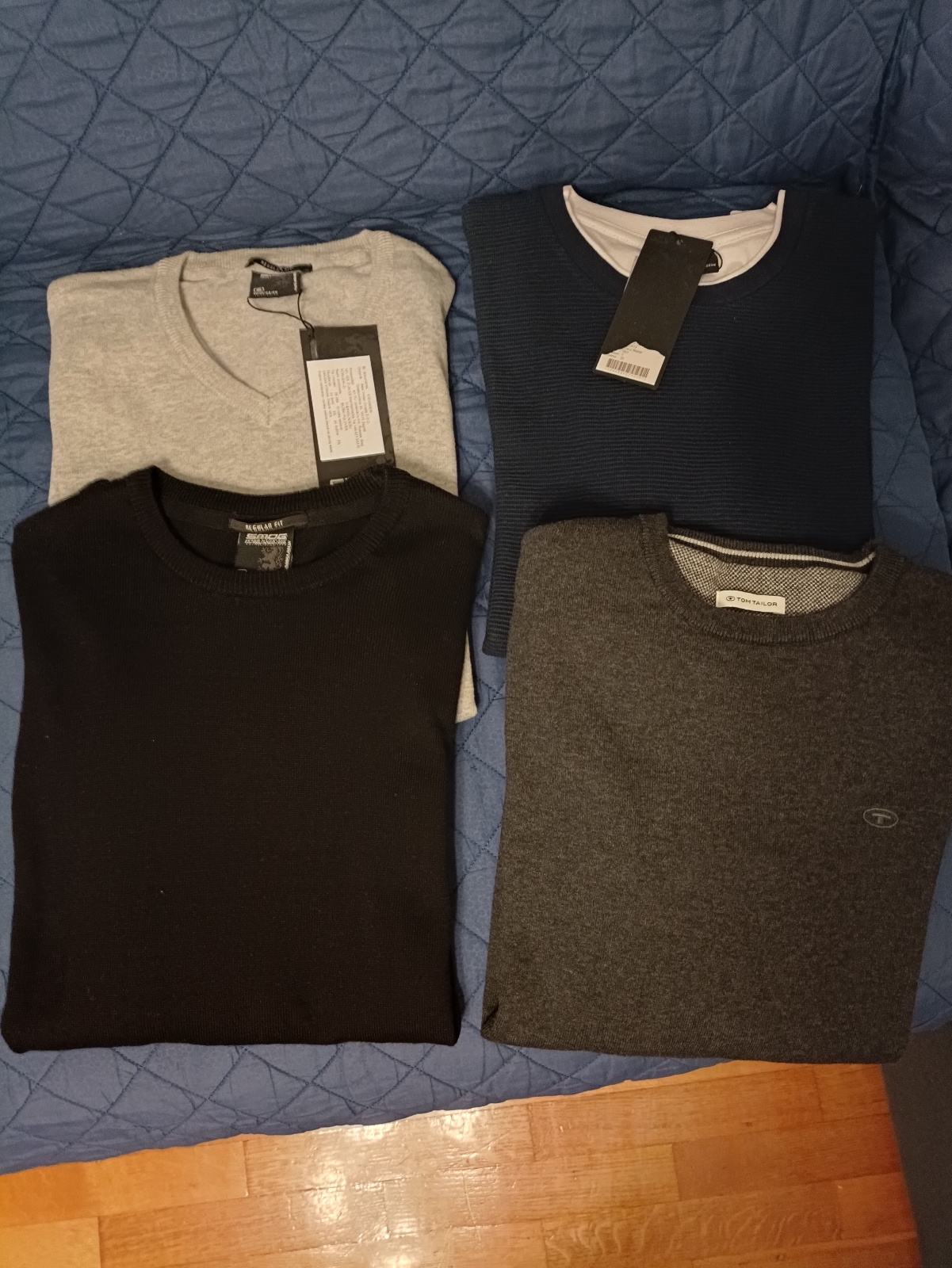 4 kom muških vestica,vel S