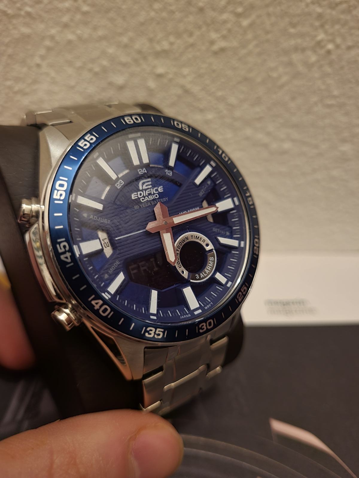 Casio edifice EFV-C100 muški sat