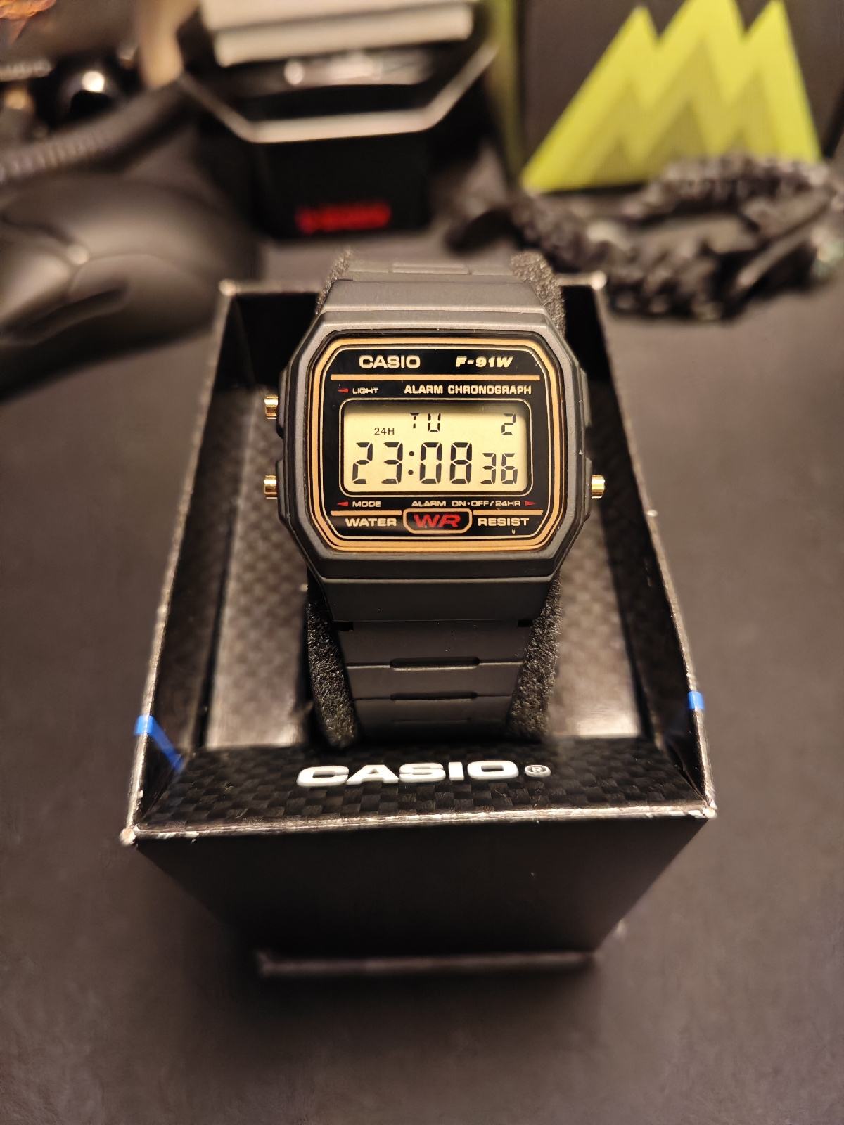 Casio F91W-G gold retro verzija, novi