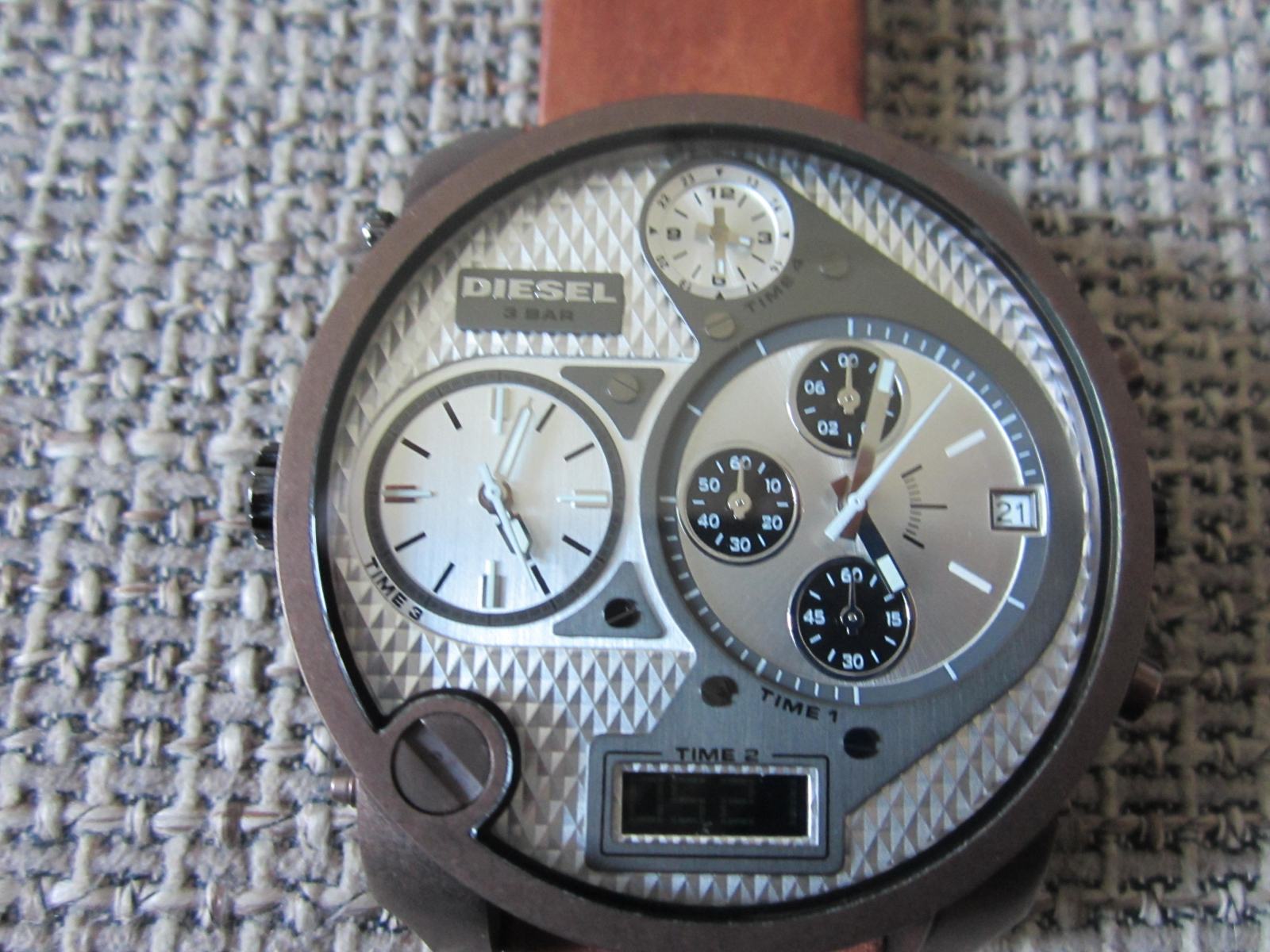 DIESEL SAT BIG DADDY DZ7246 ORIGINAL