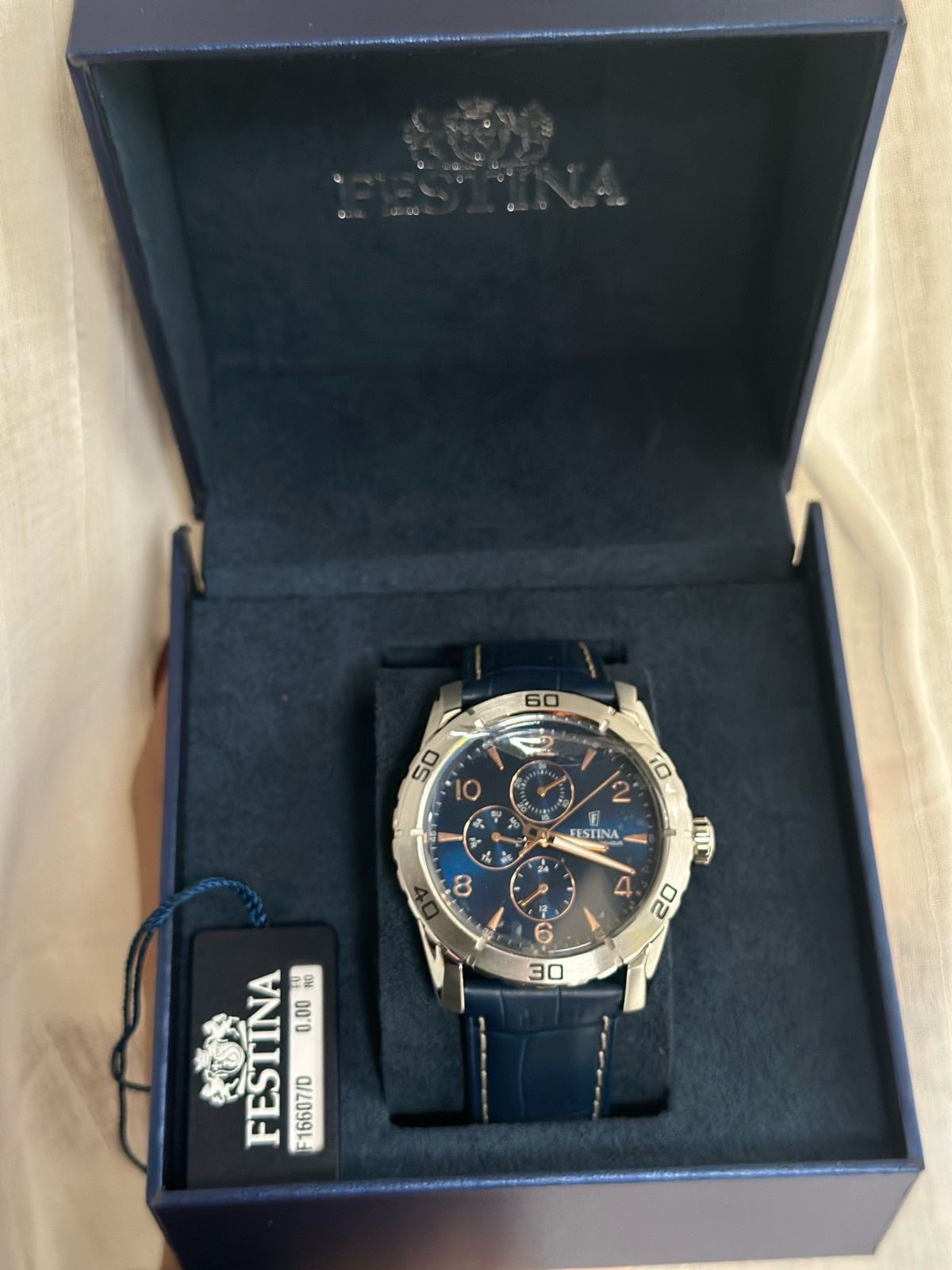 Festina muški sat NOVO