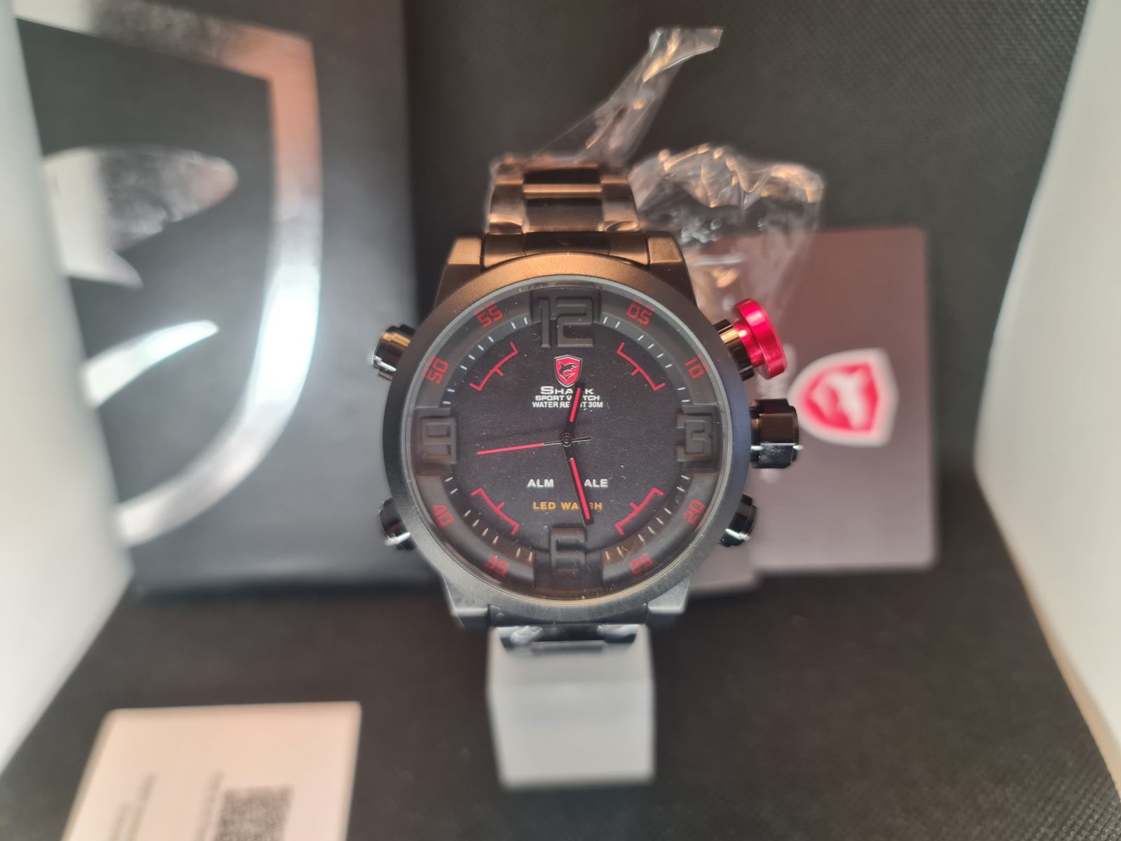 Gulper Shark Analogni Sat SH105 LED Digital Nehrdžajuči čelik Sportski