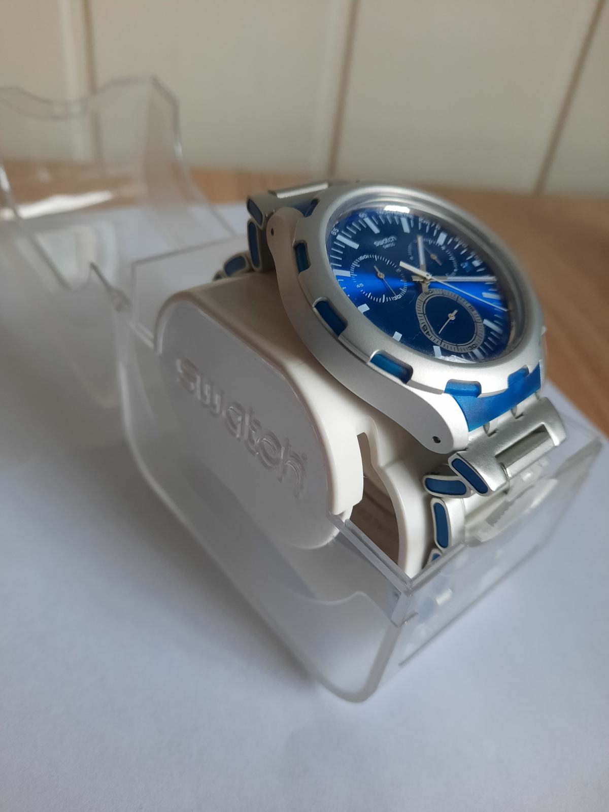 Prodaje se potpuno novi muški sat SWATCH