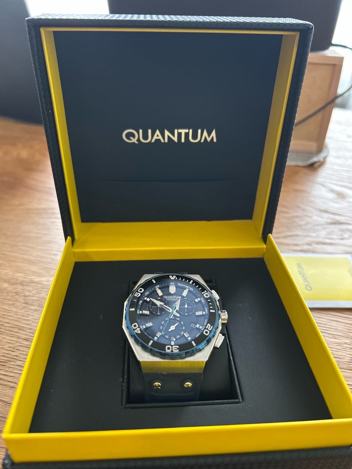 NOVI QUANTUM muski sat