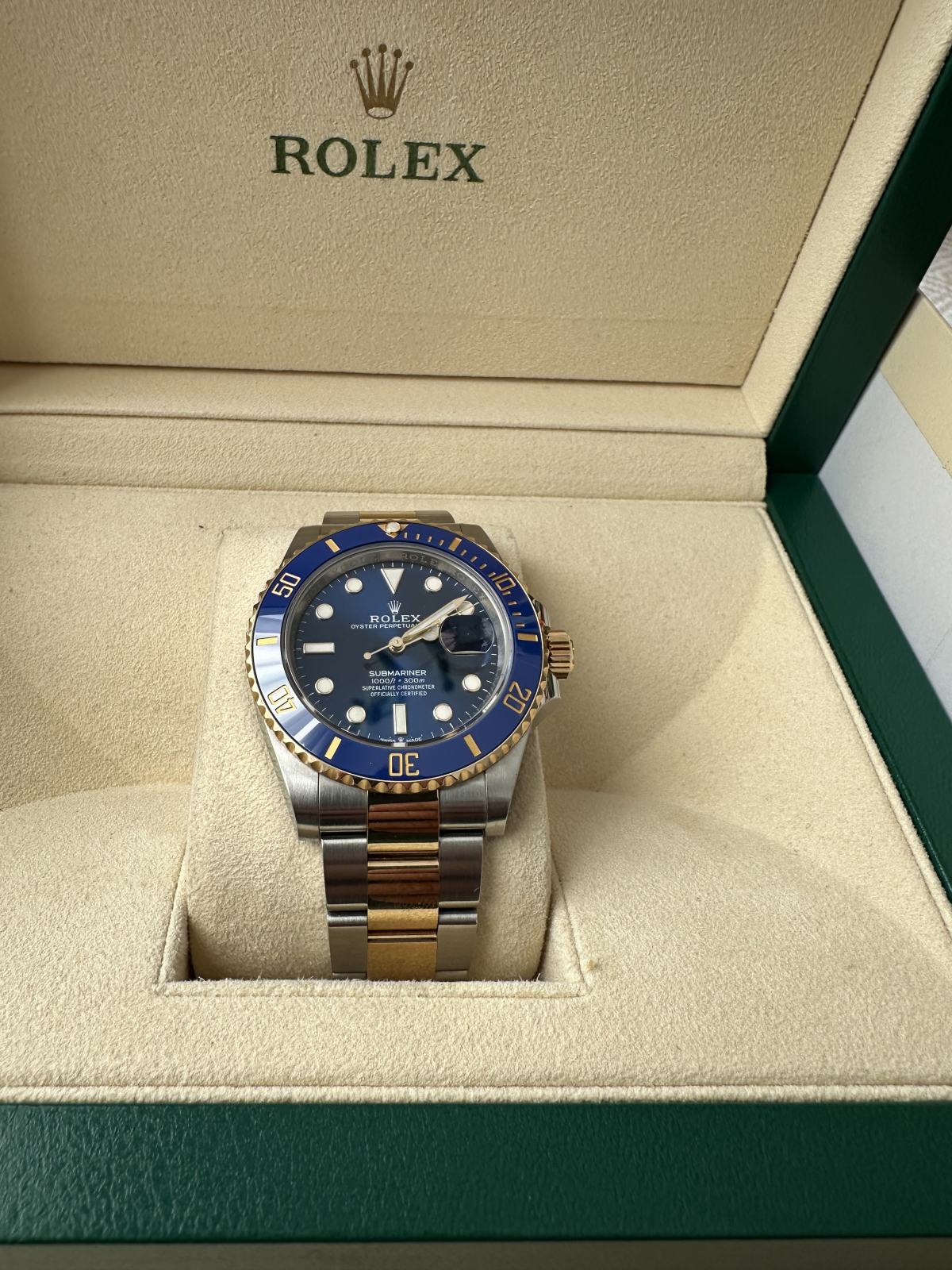 Rolex Submariner zlato celik