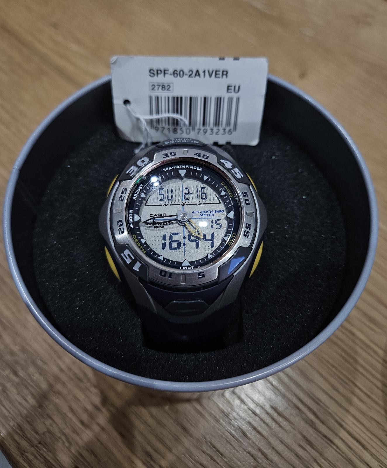Ručni sat Casio SPF-60