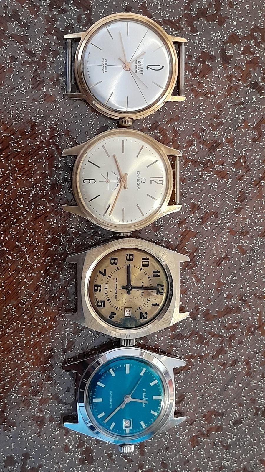 RUČNI SATOVI NA NAVIJANJE