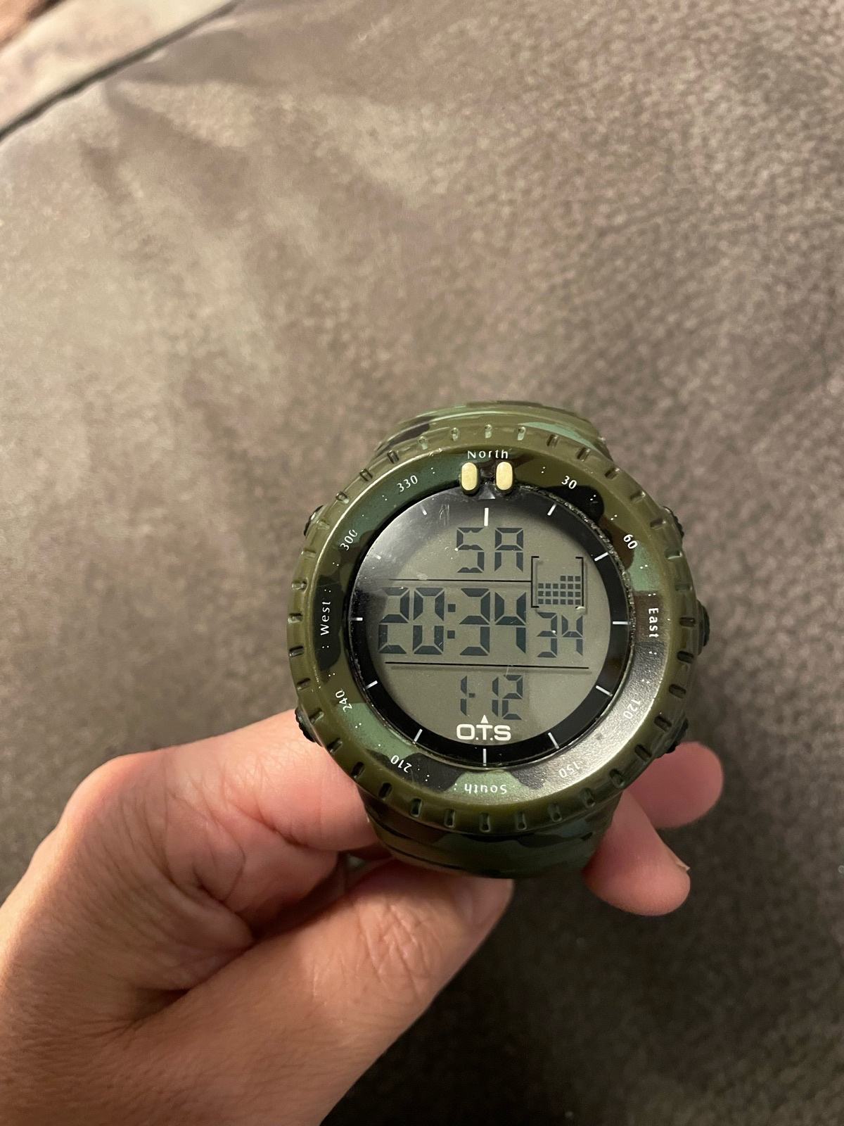 O.T.S. muski sat model T7005G