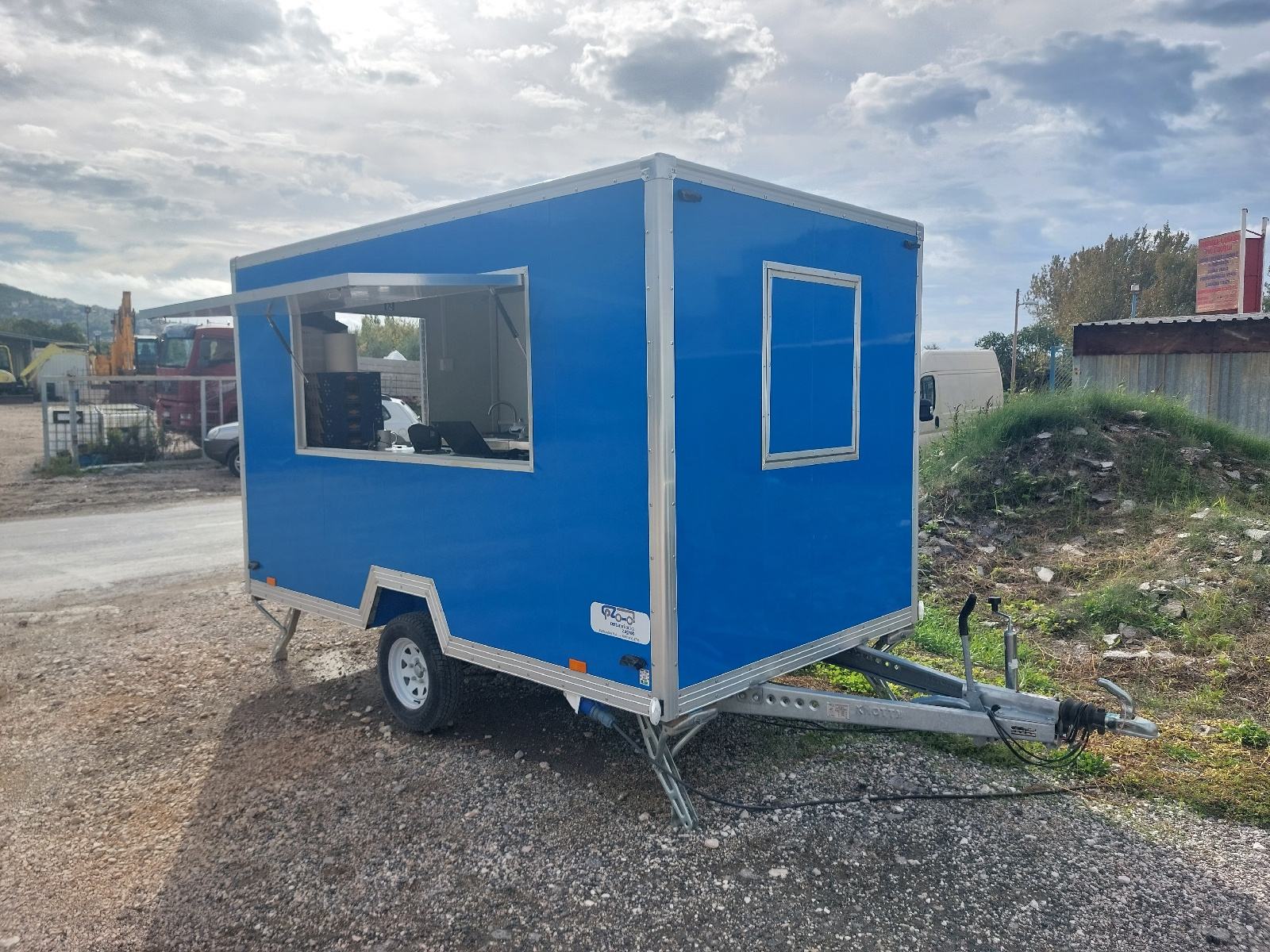 Najam/Prodaja/Zamjena pokretne kuhinje (auto prikolica) BE kategorije