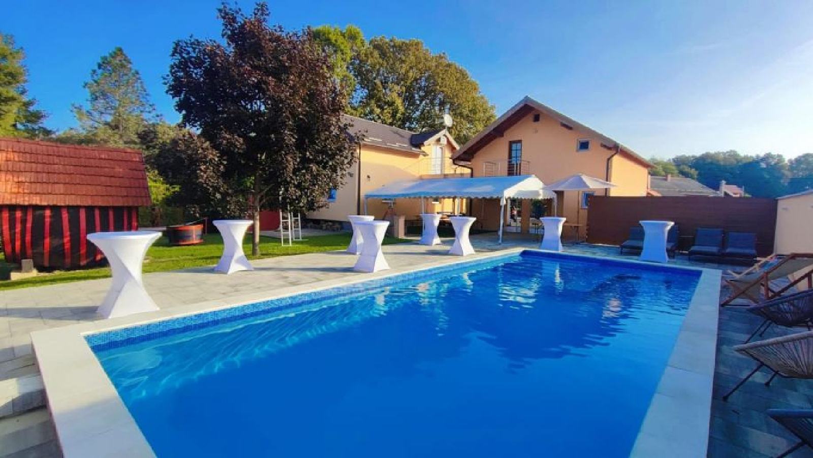 Najam barskih stolova