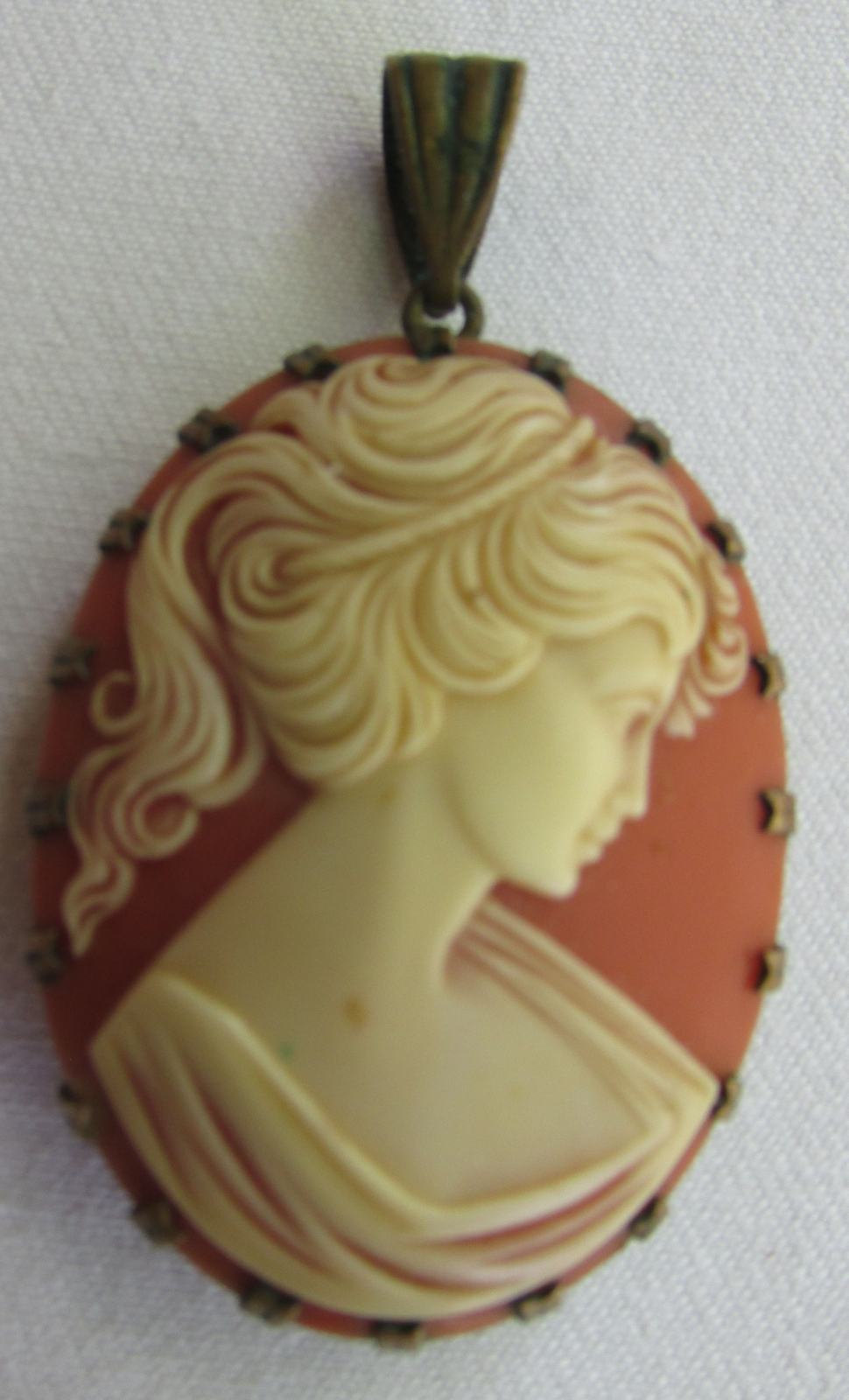 Kameja - vintage privjesak