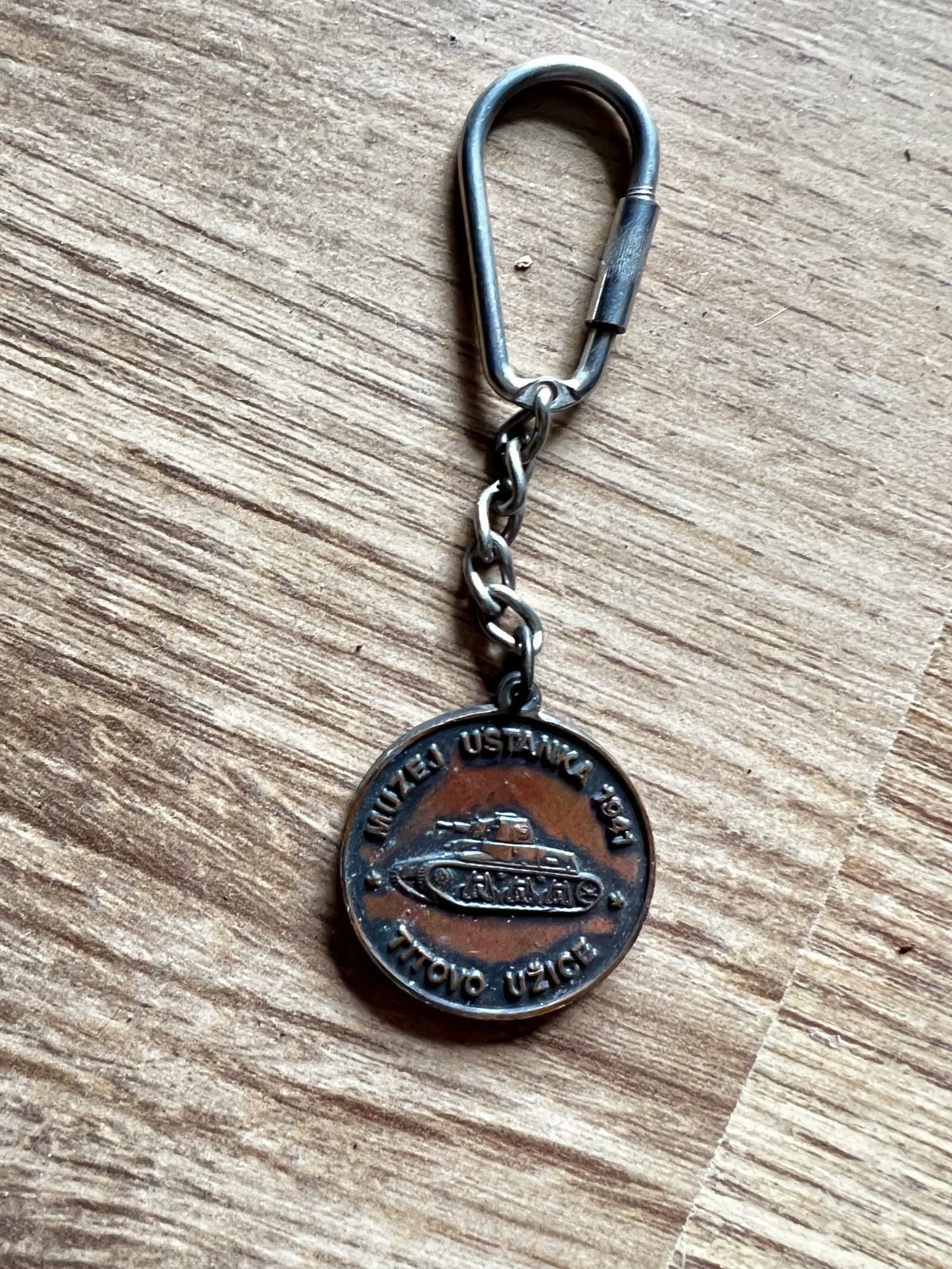 Privjesak za Kljuceve Prvi partizanski Tenk