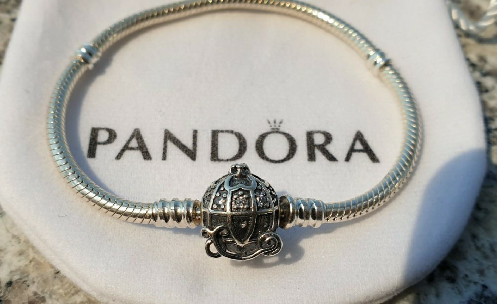 Narukvica Pandora KOČIJA *srebro* 17cm