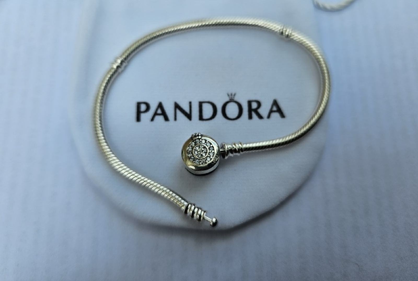 Narukvica Pandora srebro sa žigom 20cm