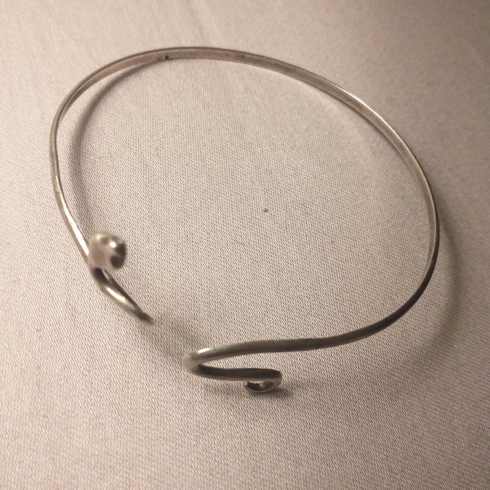 Vintage srebrna narukvica